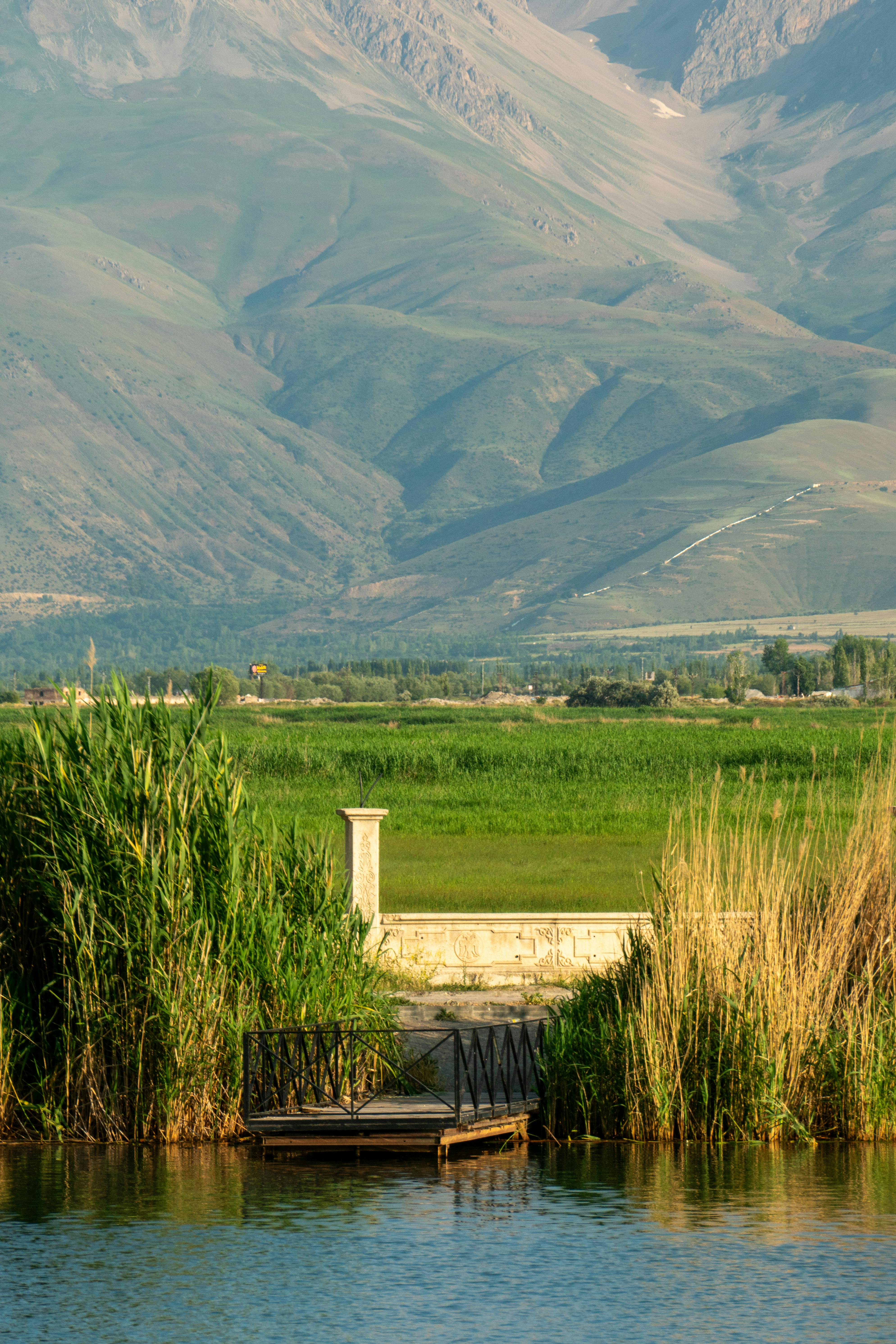 Scenic View of Lake and Mountains in Istanbul · Free Stock Photo