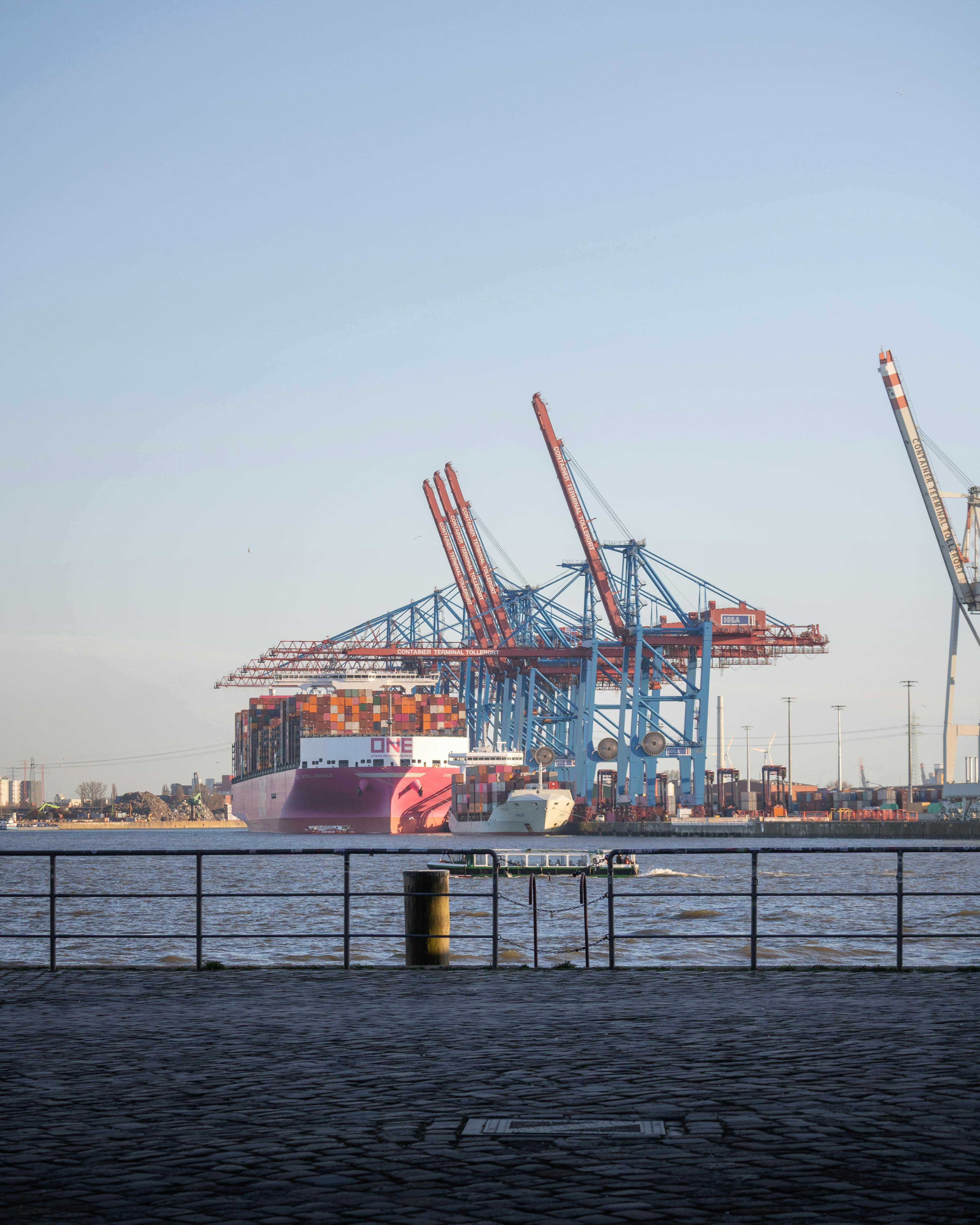 Tema Hafen Photos, Download The BEST Free Tema Hafen Stock Photos & HD ...