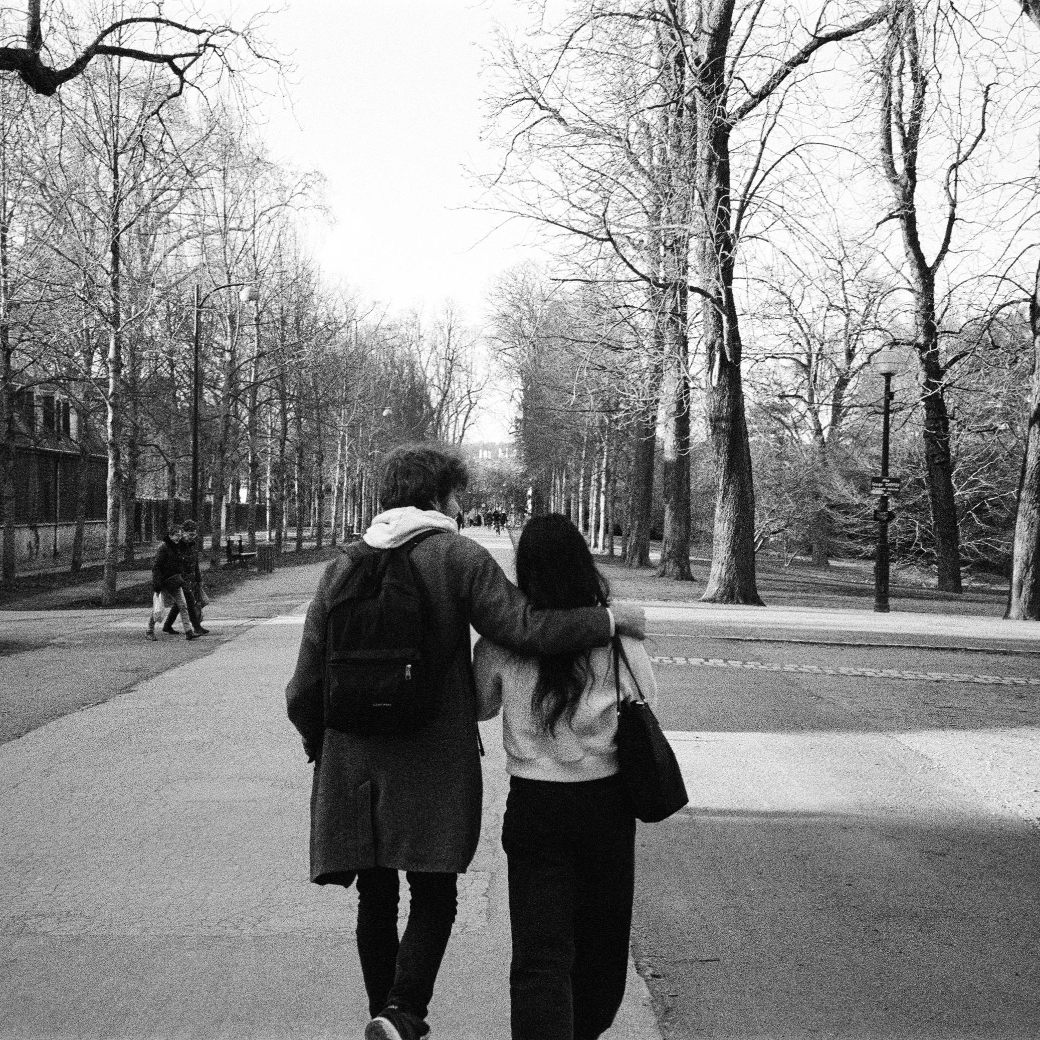 People Overdressed For Winter Photos, Download The BEST Free People ...