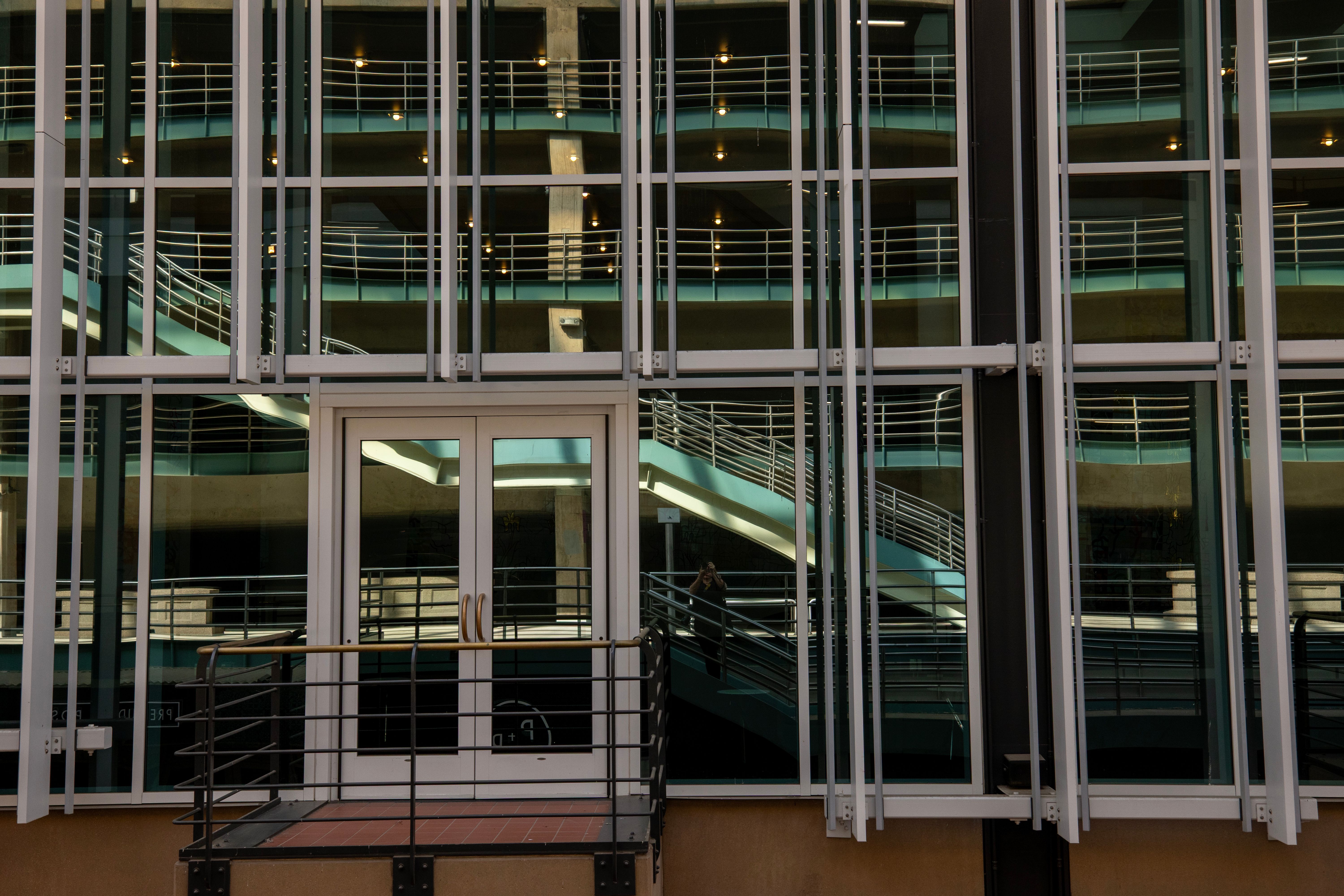 Modern Architectural Reflections in Denver · Free Stock Photo