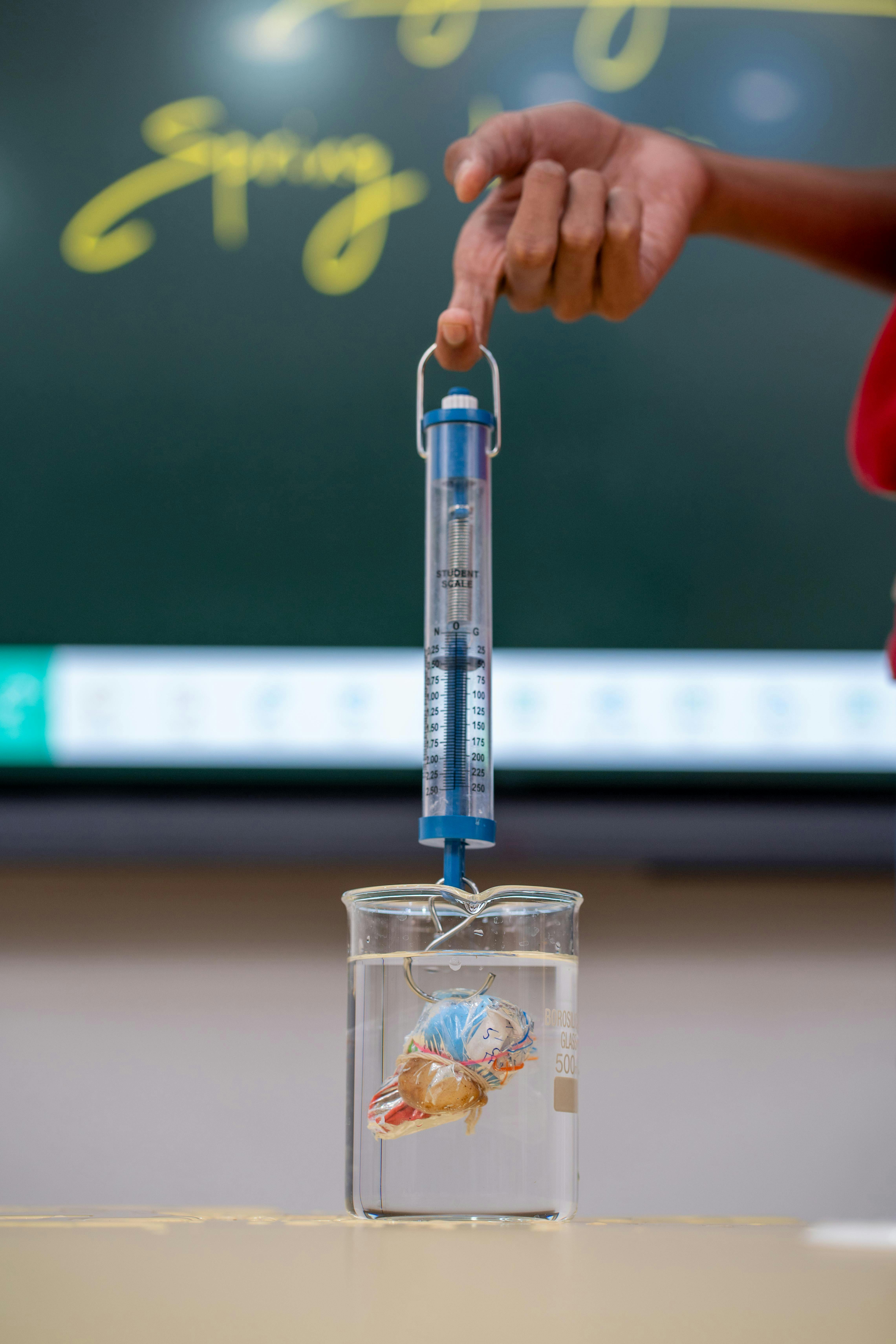 Syringe To Find The Density Of Liquid Photos, Download The BEST Free ...