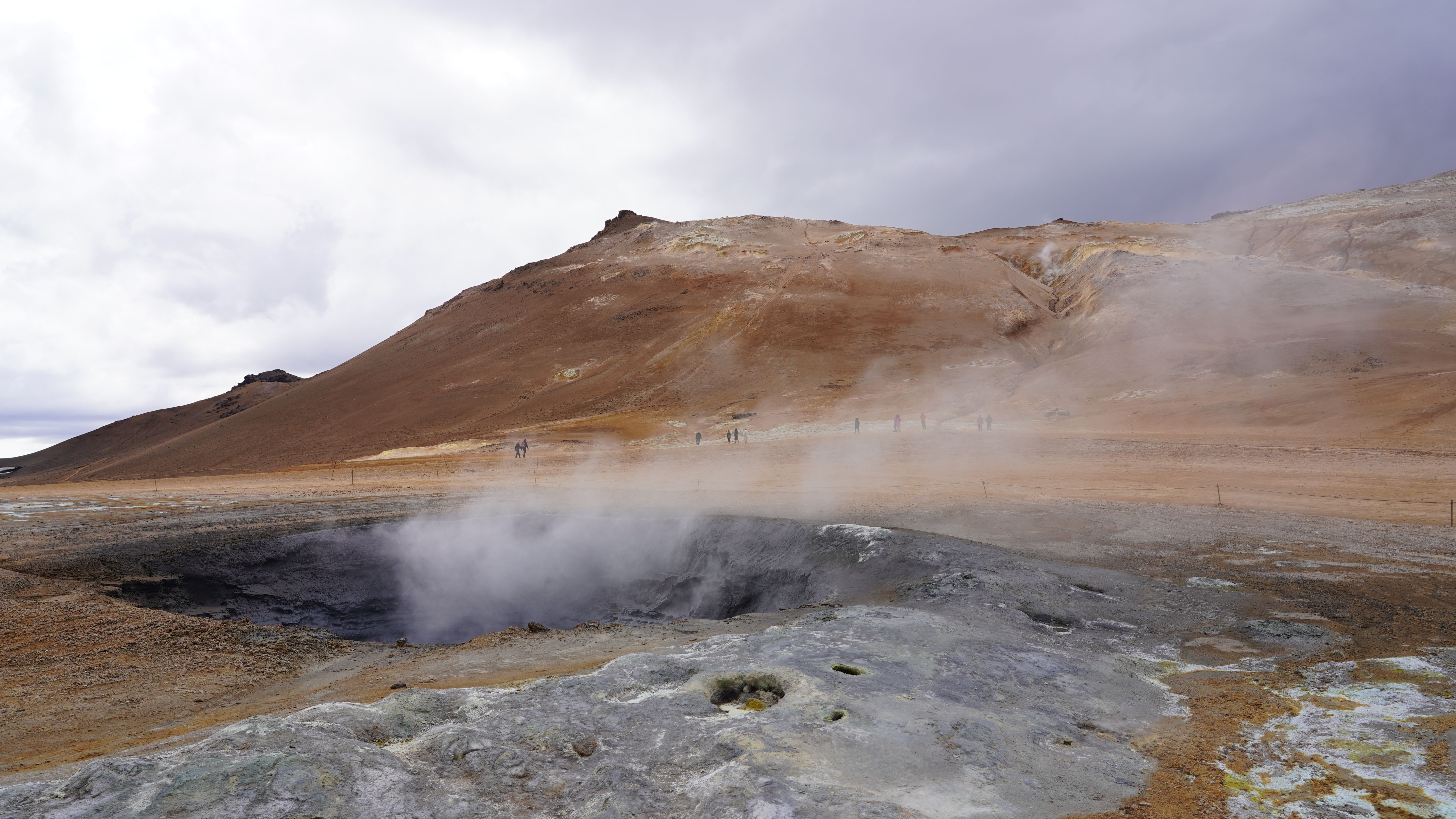 Majestic Icelandic Geothermal Landscape · Free Stock Photo