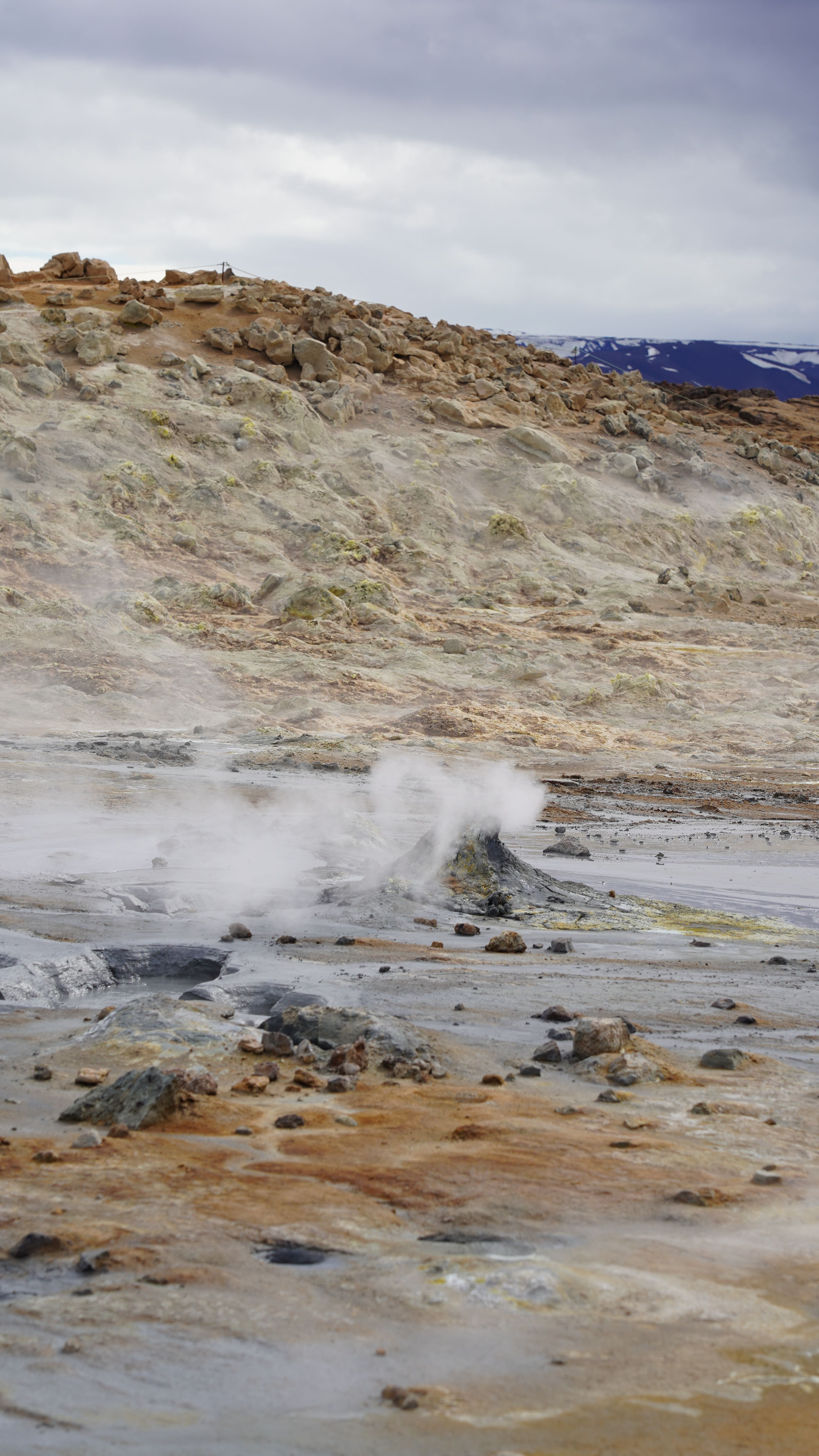 Majestic Geothermal Landscape in Iceland · Free Stock Photo
