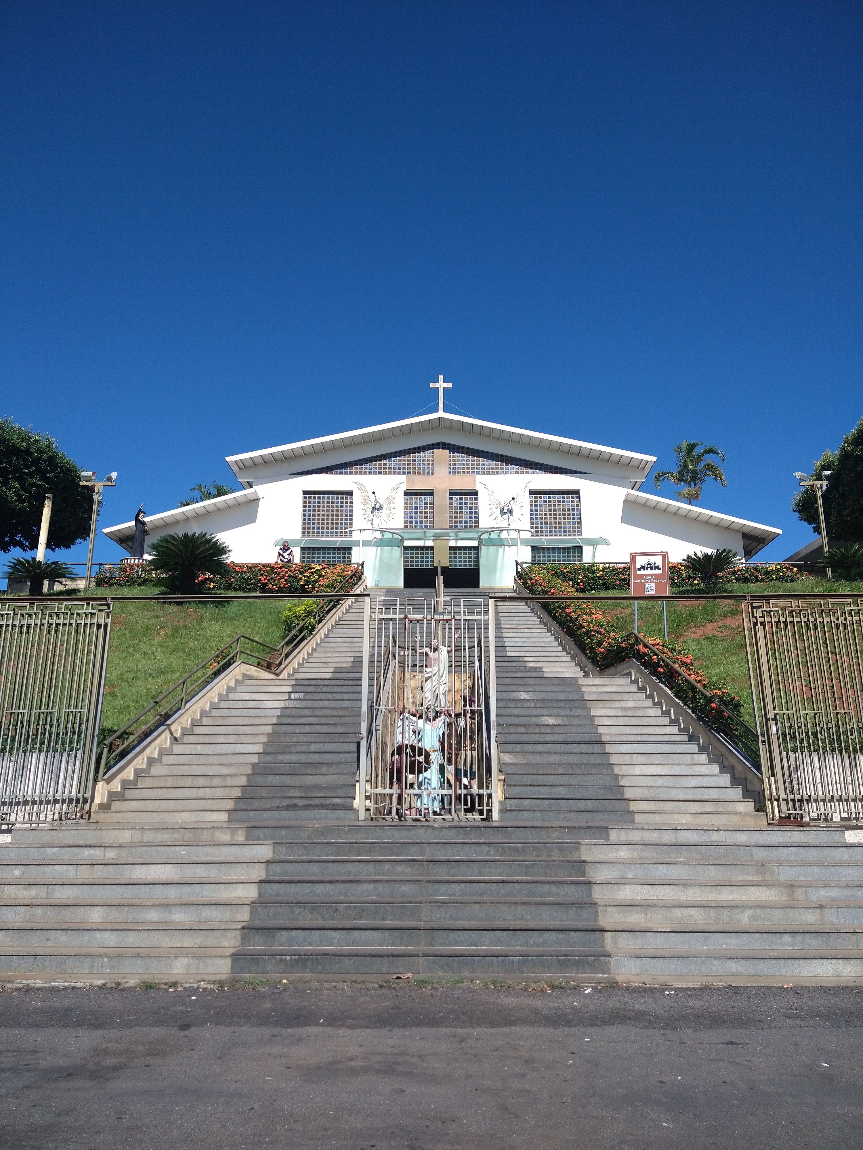 Modern Church Building under Clear Blue Sky · Free Stock Photo