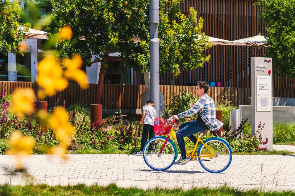 Google Mountain View CA: A Satellite Tour of the Googleplex