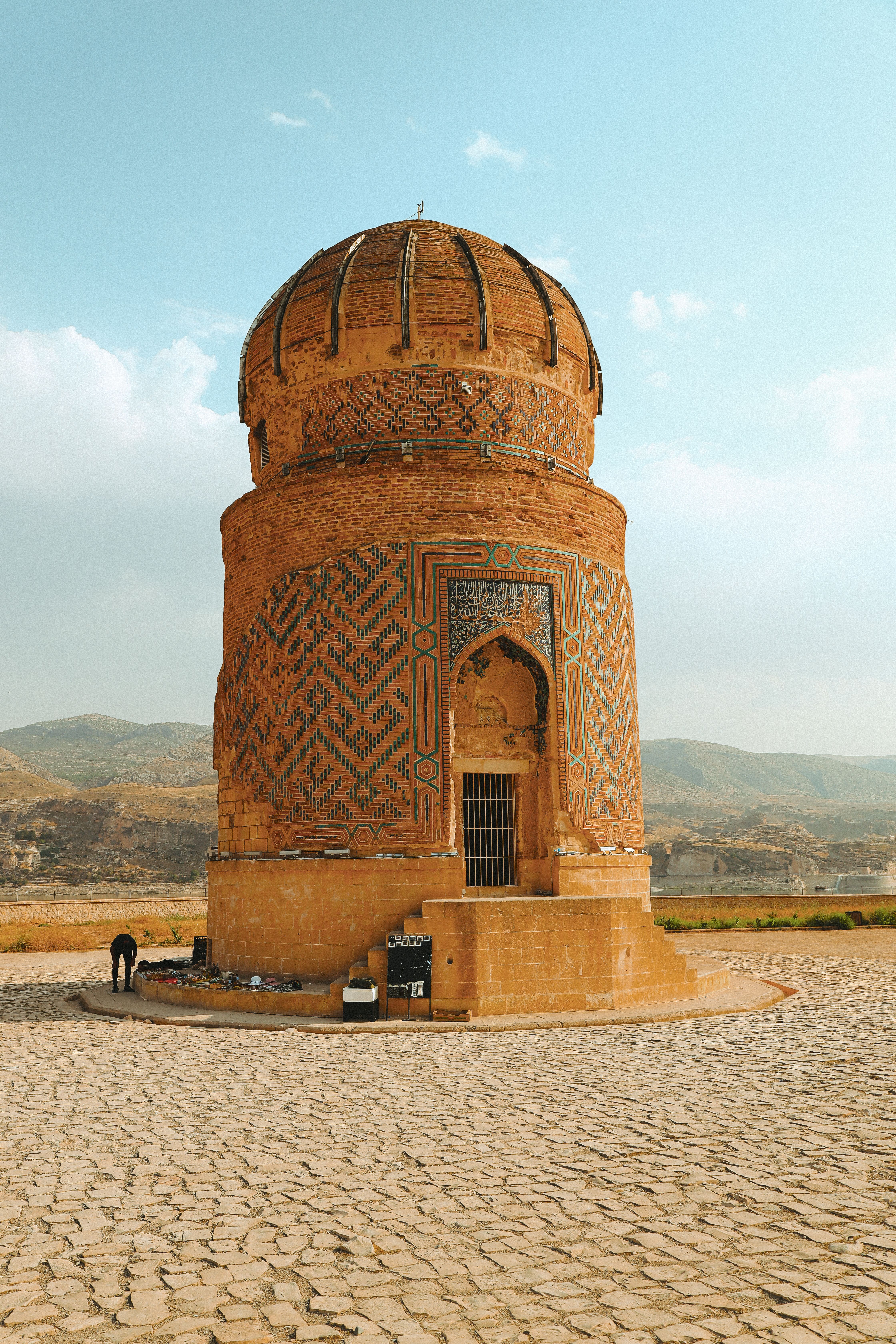 Monumento Túmulo Antigo Em Hasankeyf, Turquia · Foto profissional gratuita