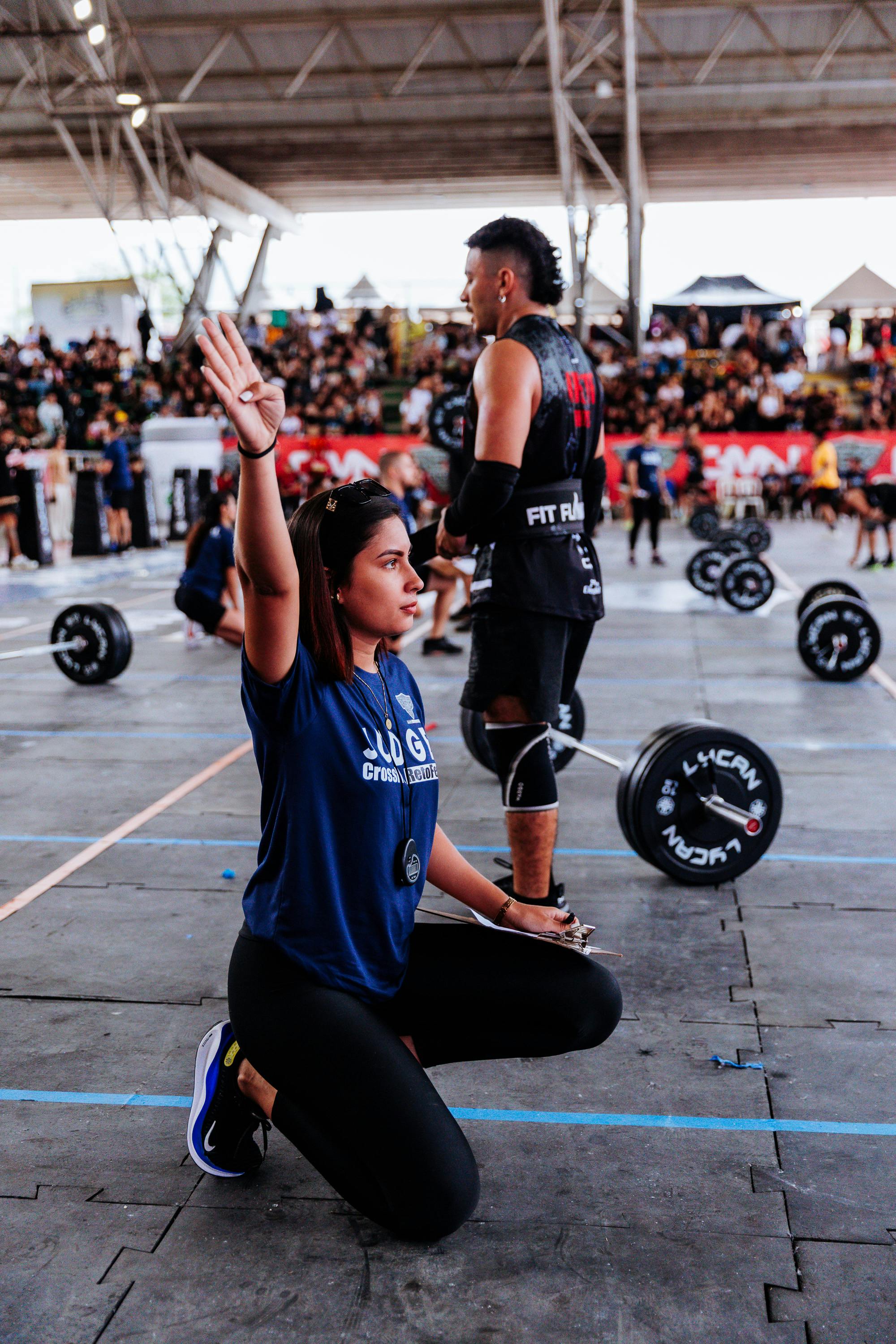 Intense CrossFit Competition Scene with Athletes · Free Stock Photo