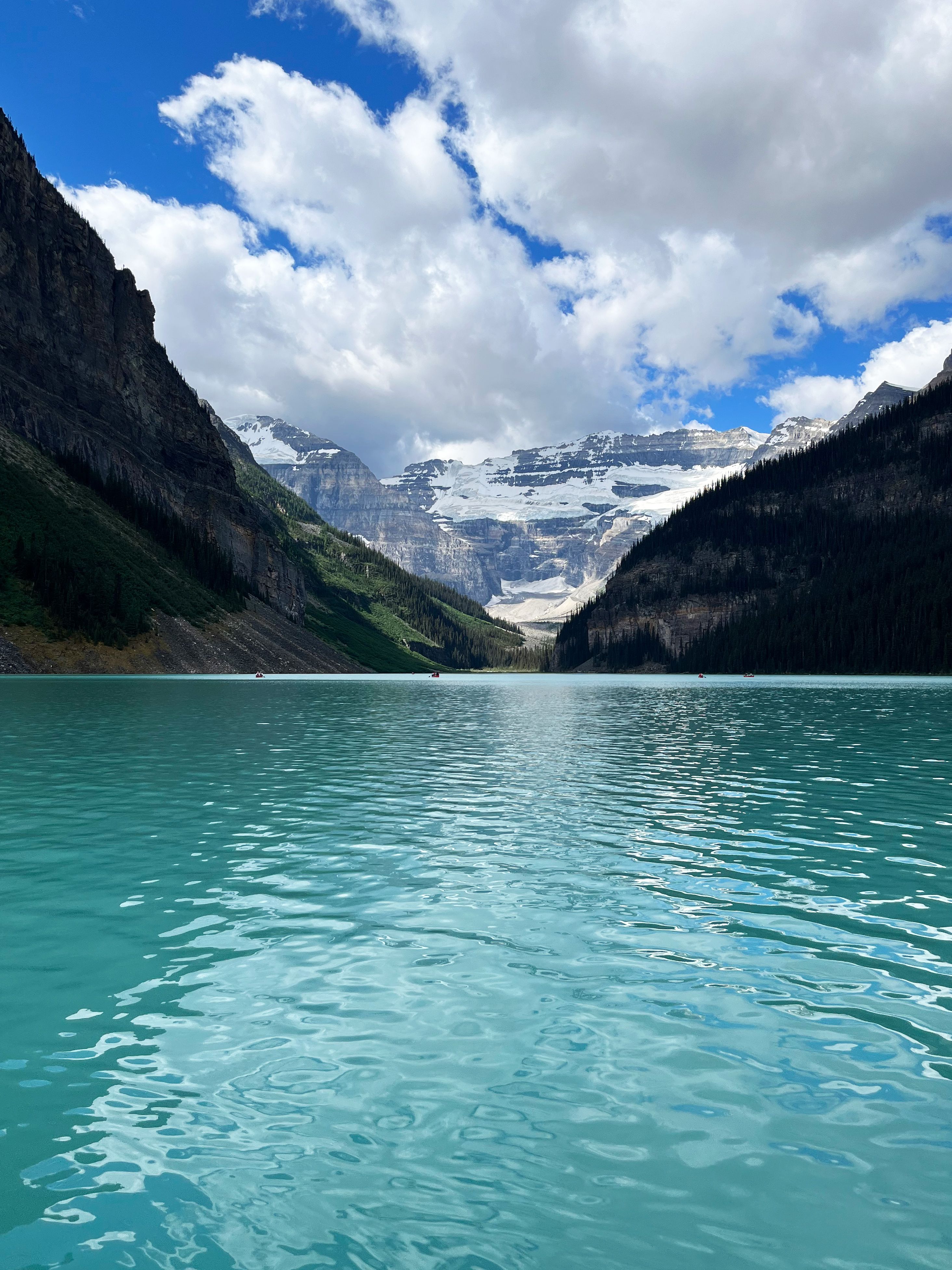 Stunning Lake Louise with Turquoise Waters · Free Stock Photo