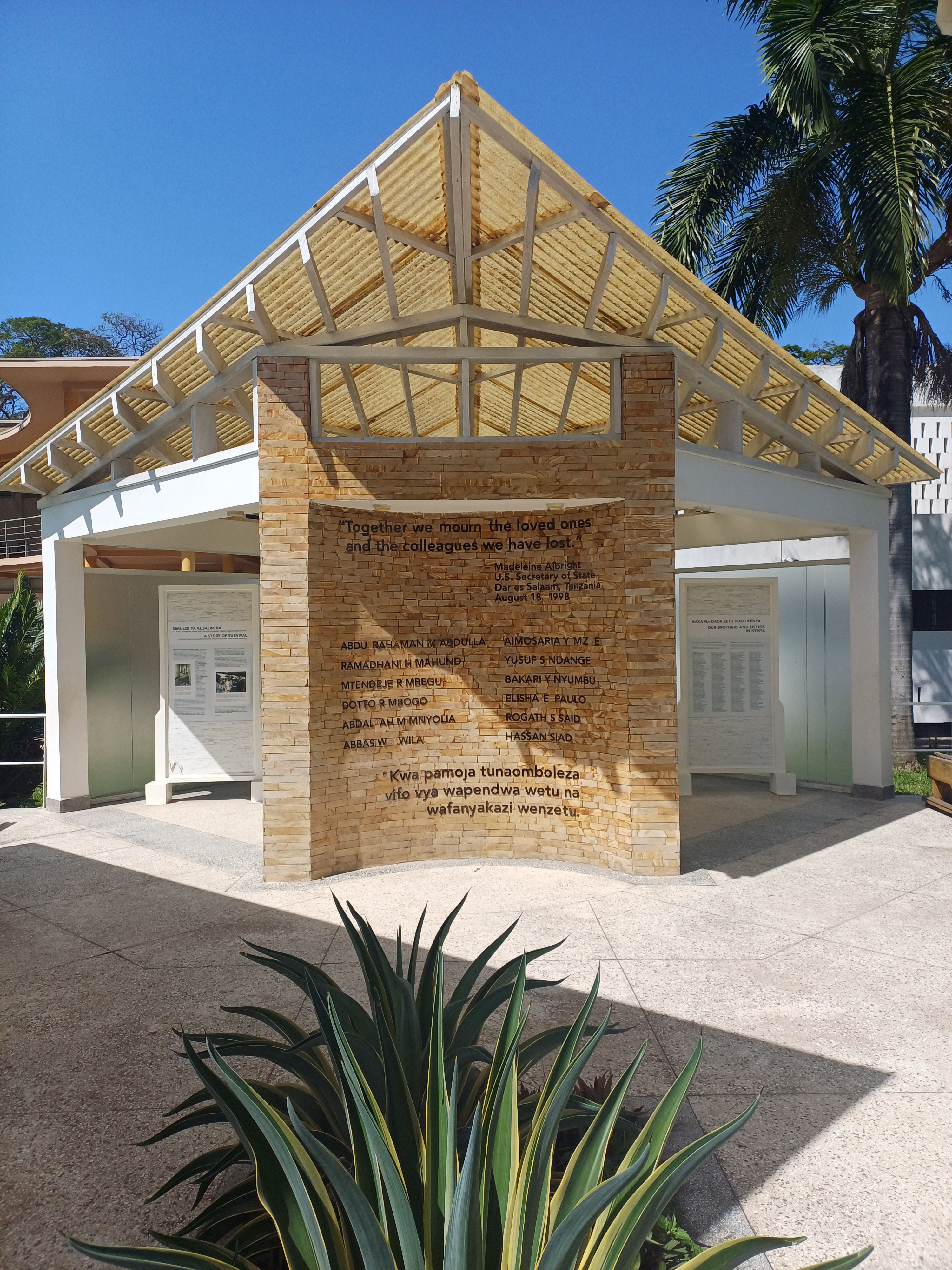 Modern Outdoor Exhibit in Dar es Salaam · Free Stock Photo