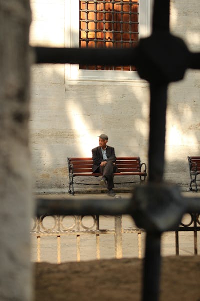 Man Sitting Photos, Download The BEST Free Man Sitting Stock Photos ...