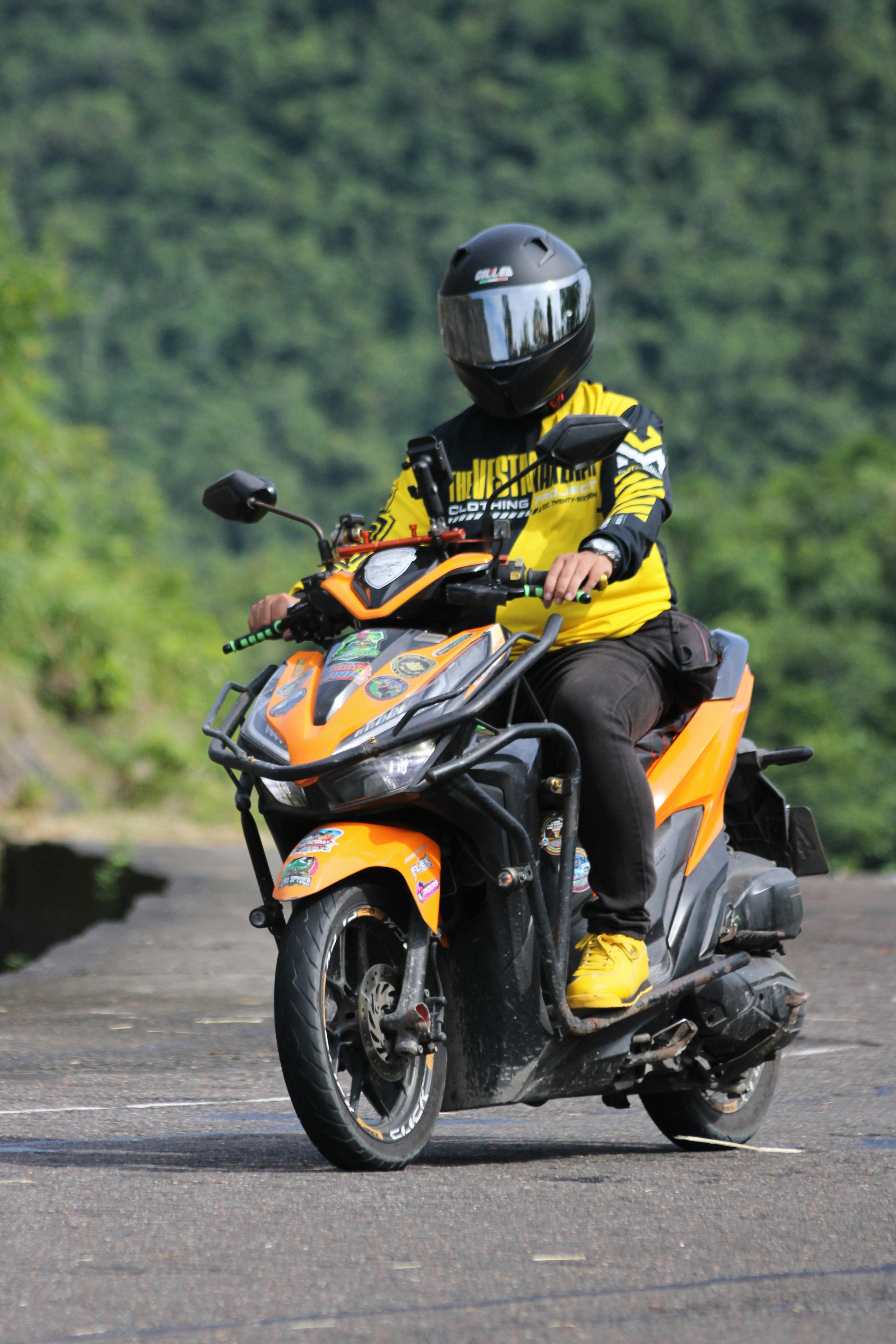 Pro Scooter Riding With Nice View Photos, Download The BEST Free Pro ...