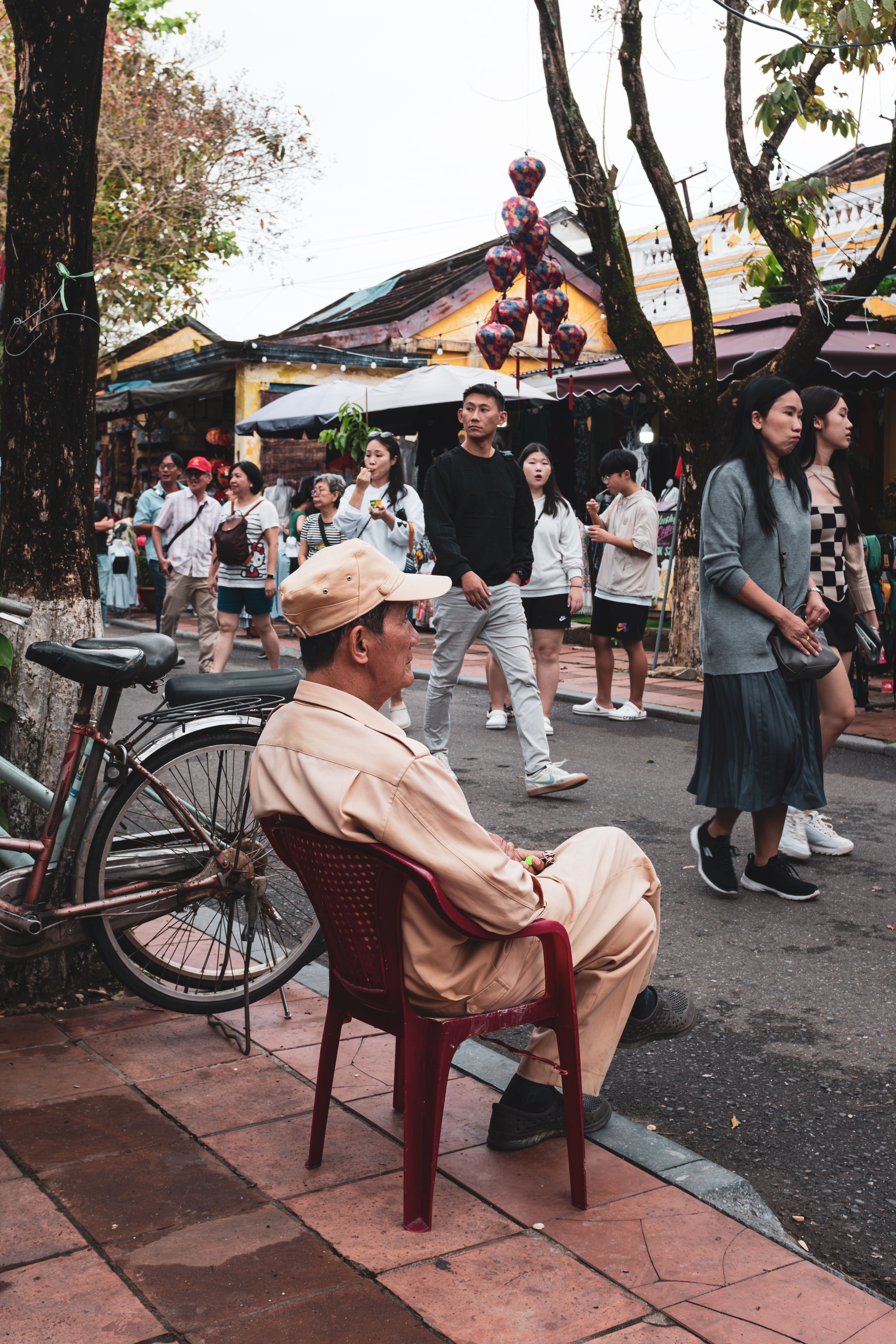 People Watching Photos, Download The BEST Free People Watching Stock ...