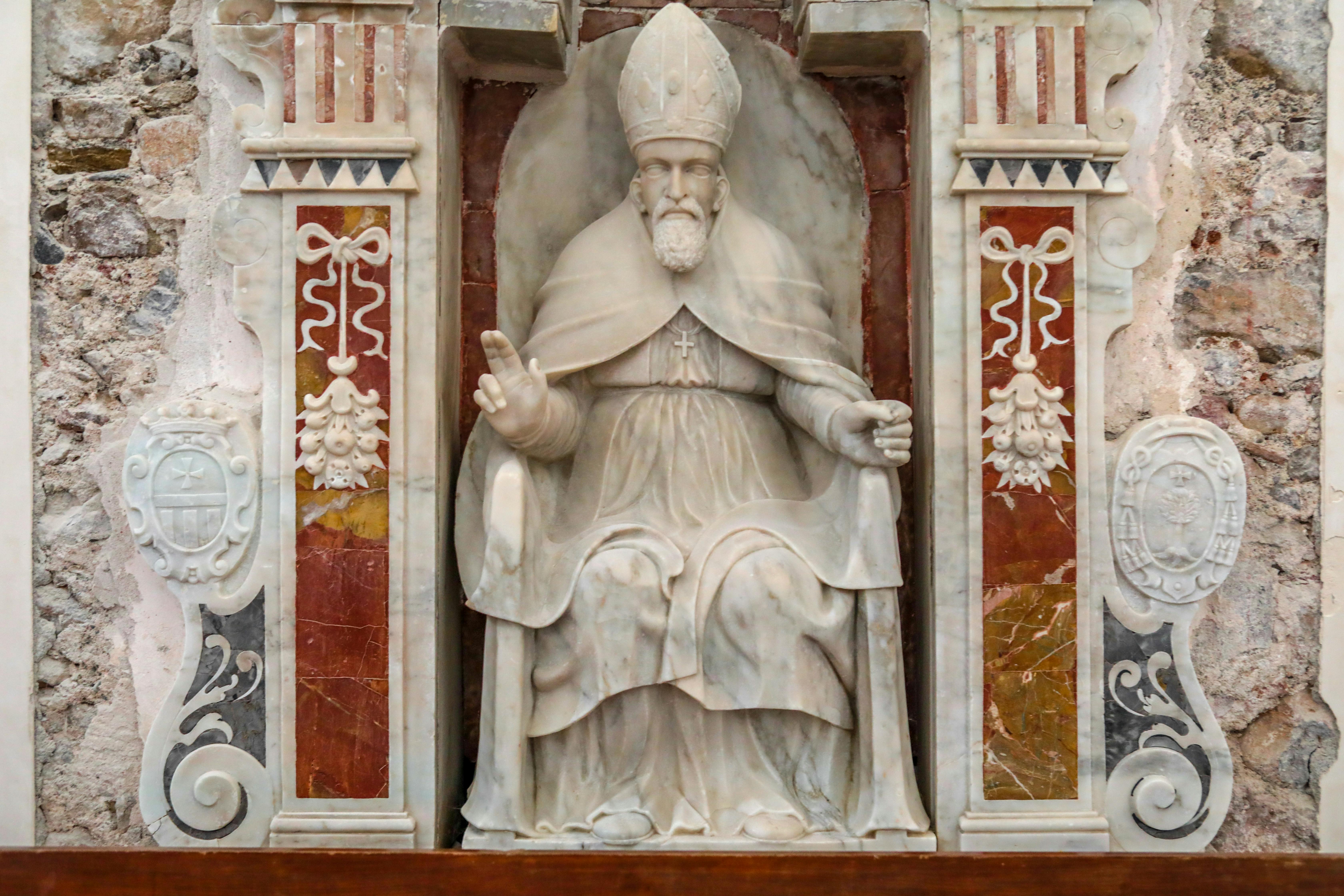 Pope Statue Photos, Download The BEST Free Pope Statue Stock Photos ...