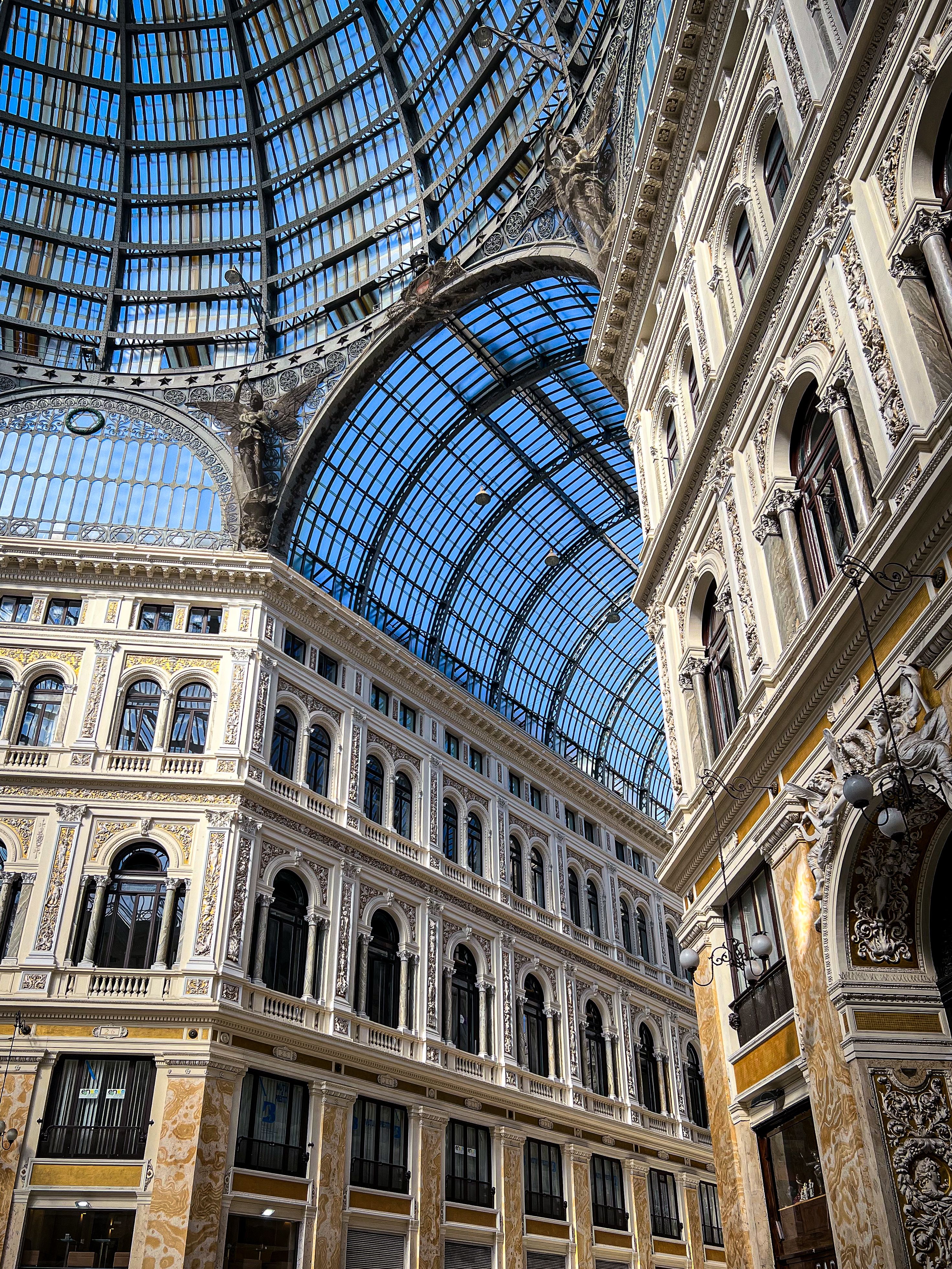 Stunning Architectural Dome Interior of Historic Gallery · Free Stock Photo