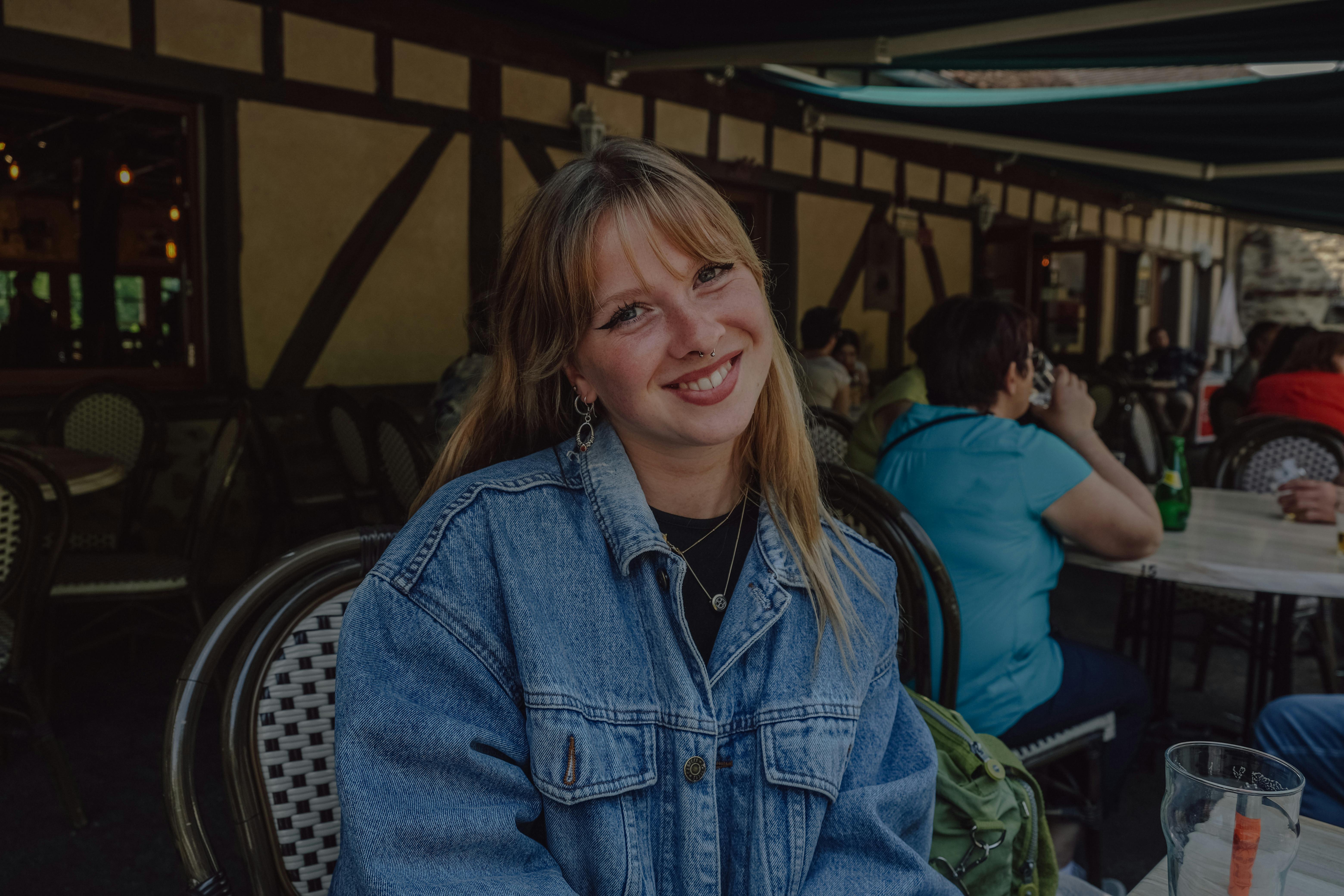 Casual Outing at a Cozy European Café · Free Stock Photo