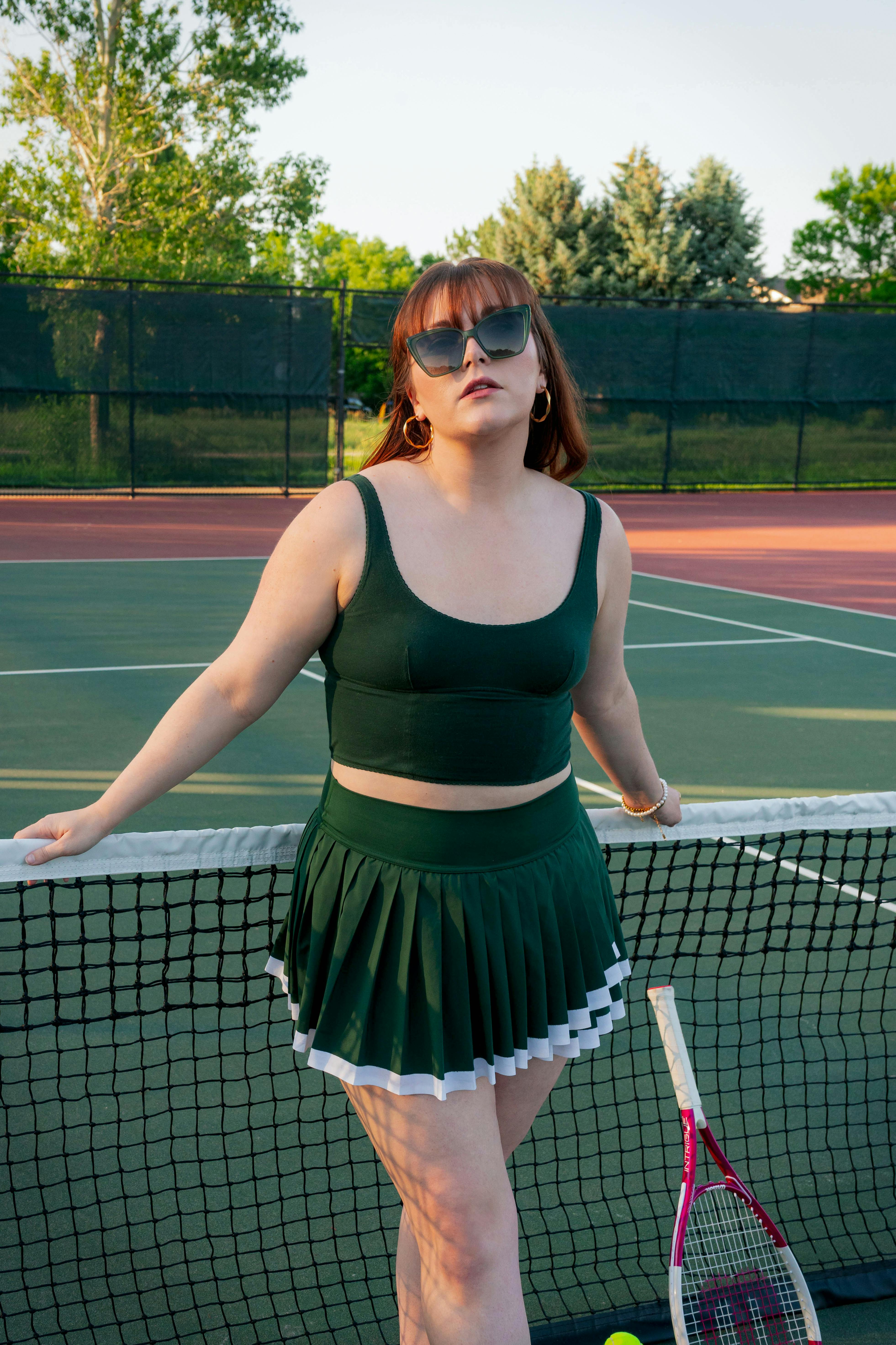 Mode De Tennis Tendance Pour L'été Sur Le Court · Photo gratuite