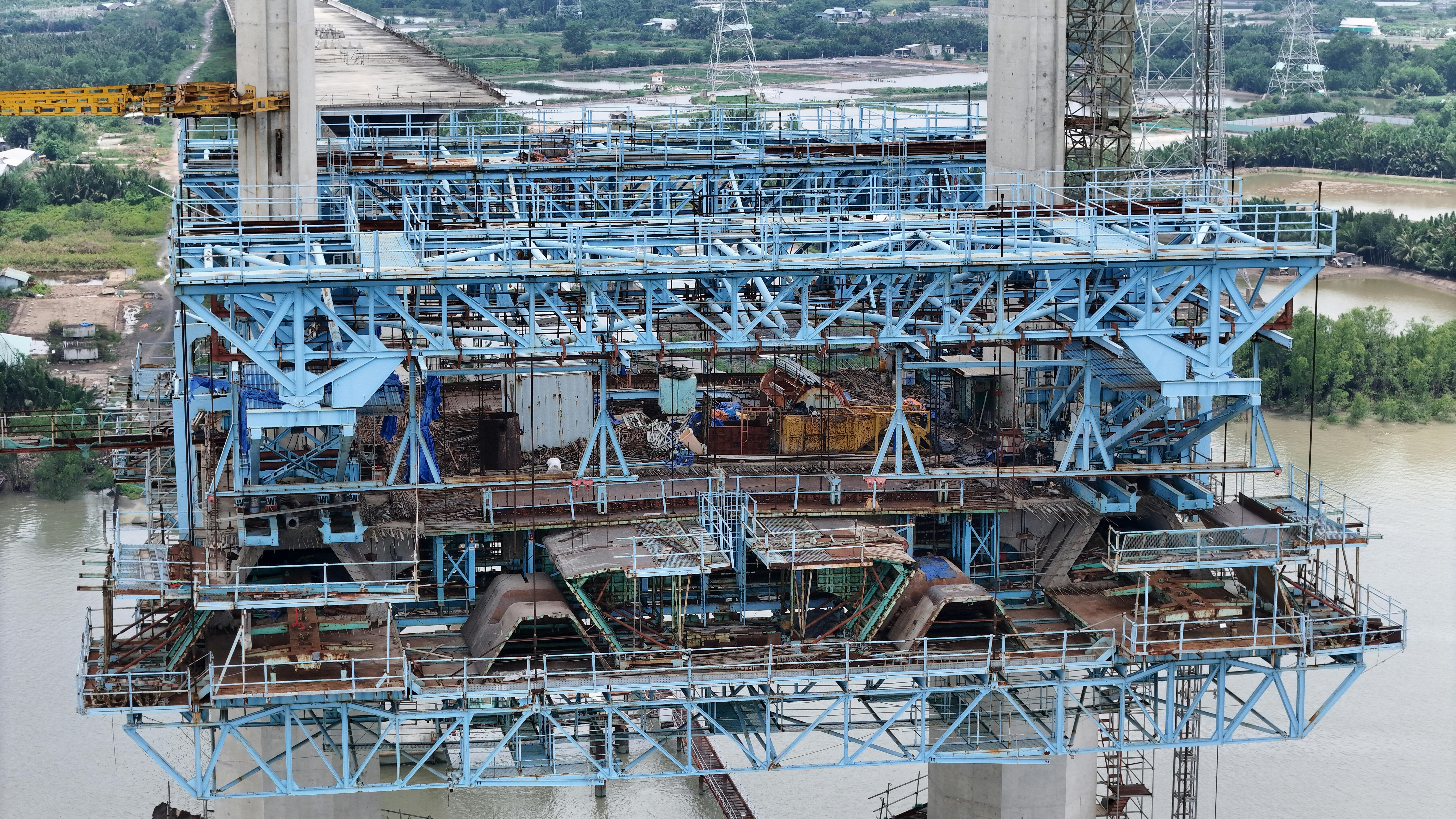 Blue Scaffolding Photos, Download The BEST Free Blue Scaffolding Stock ...