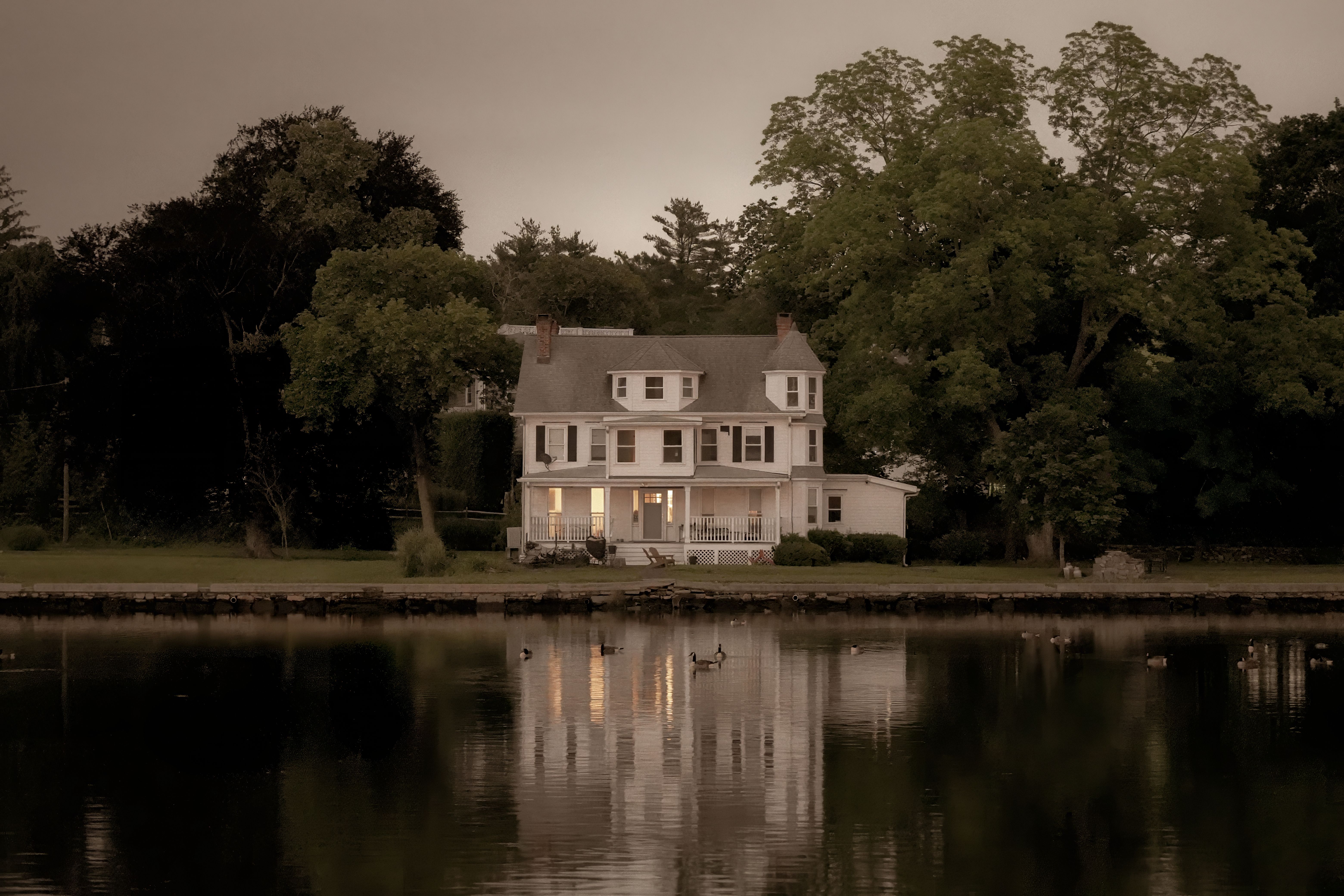 Waterfront Colonial Home at Twilight, Stamford · Free Stock Photo
