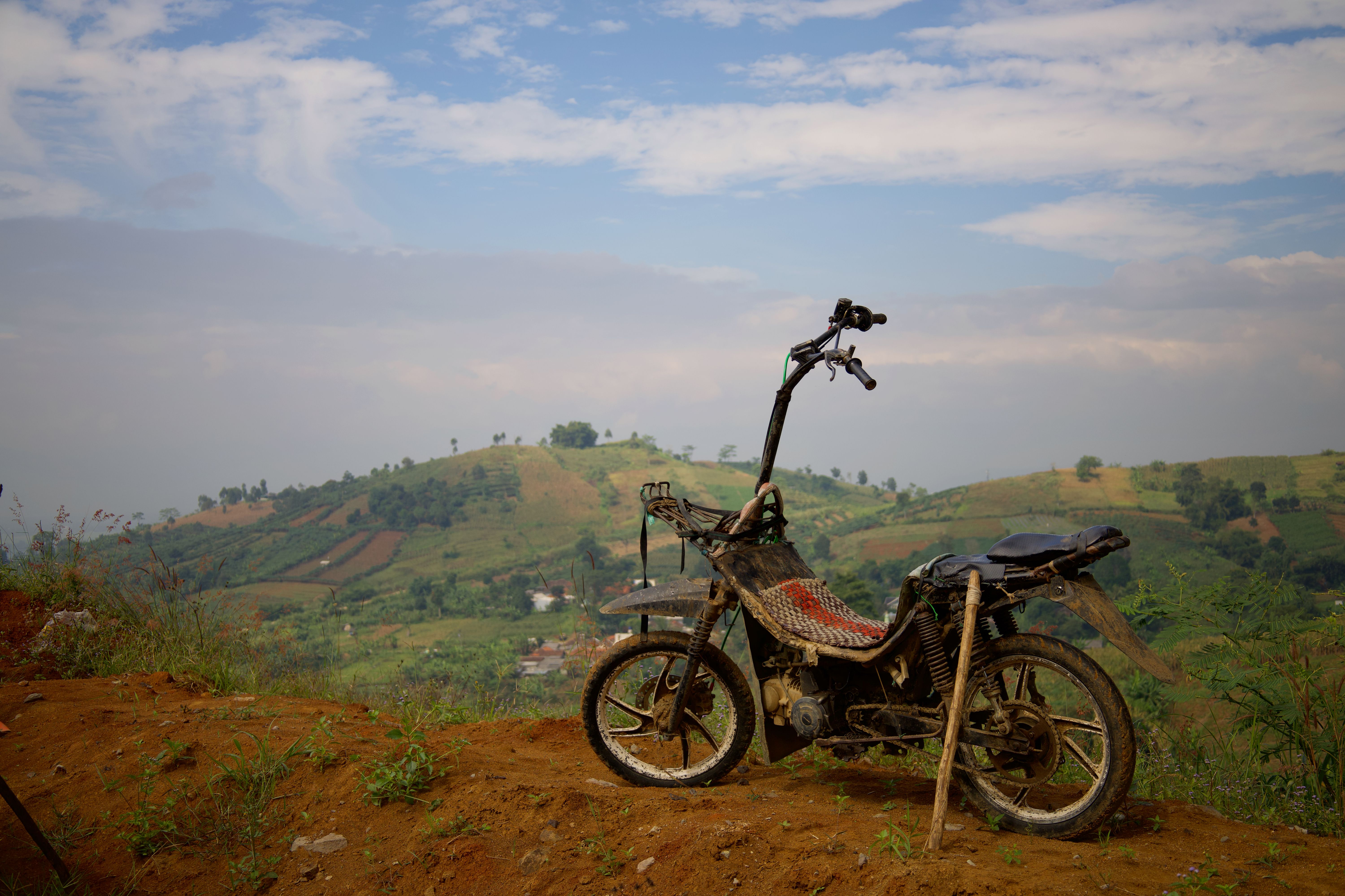 Rustic Motorbike in Scenic West Java Hillside · Free Stock Photo