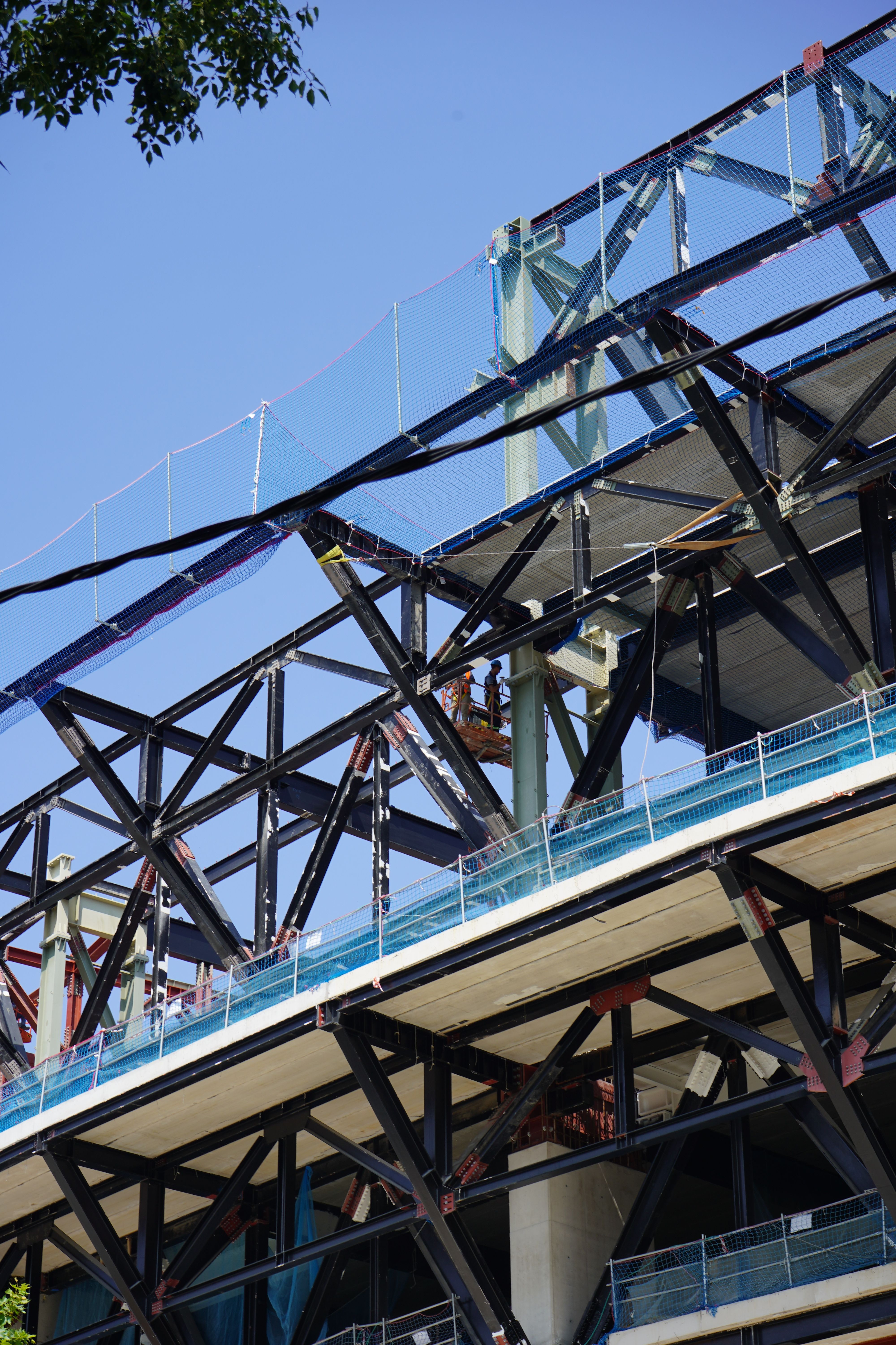 Bâtiment Moderne à Structure Métallique En Construction · Photo gratuite