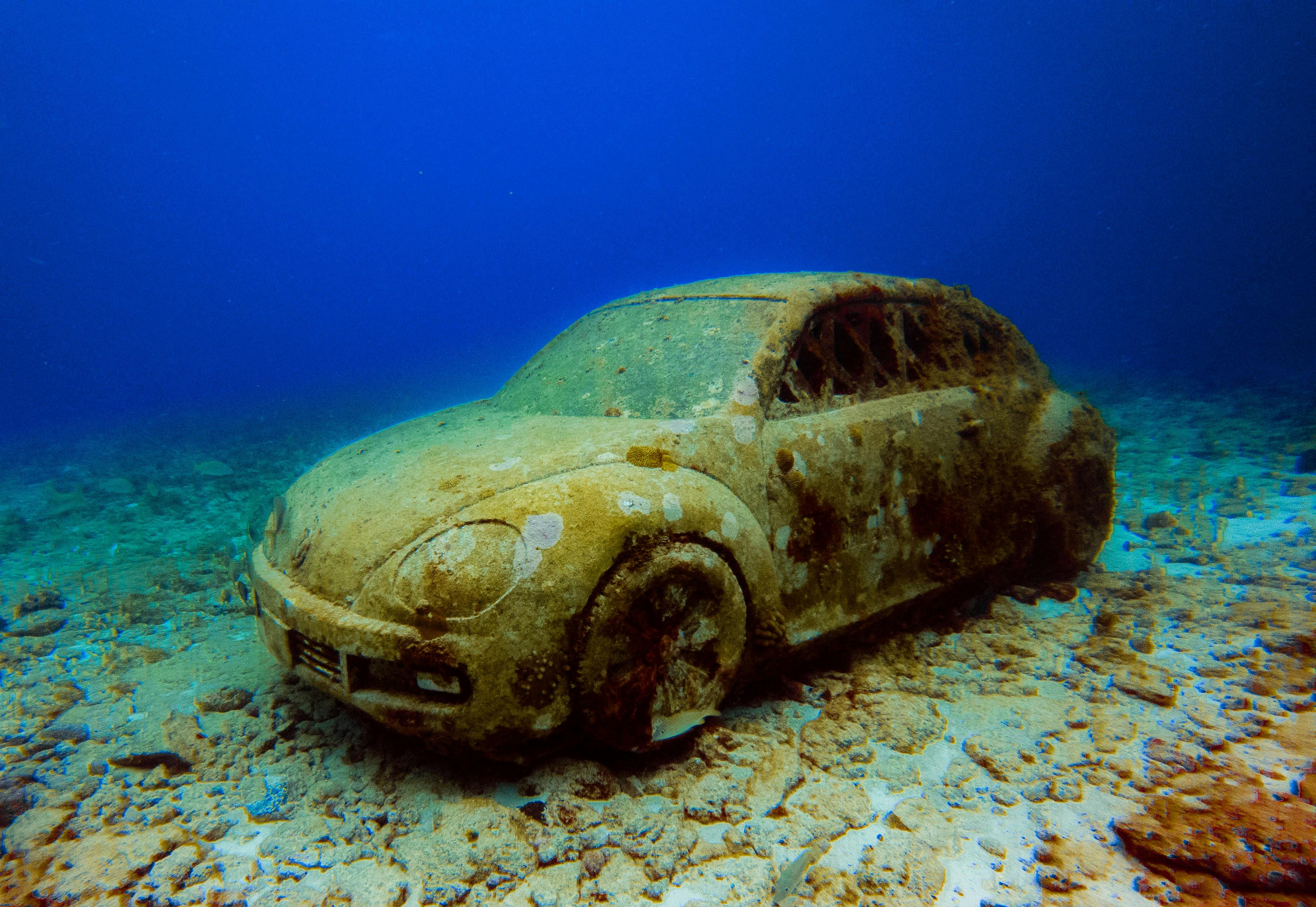 Car Underwater Photos, Download The BEST Free Car Underwater Stock ...