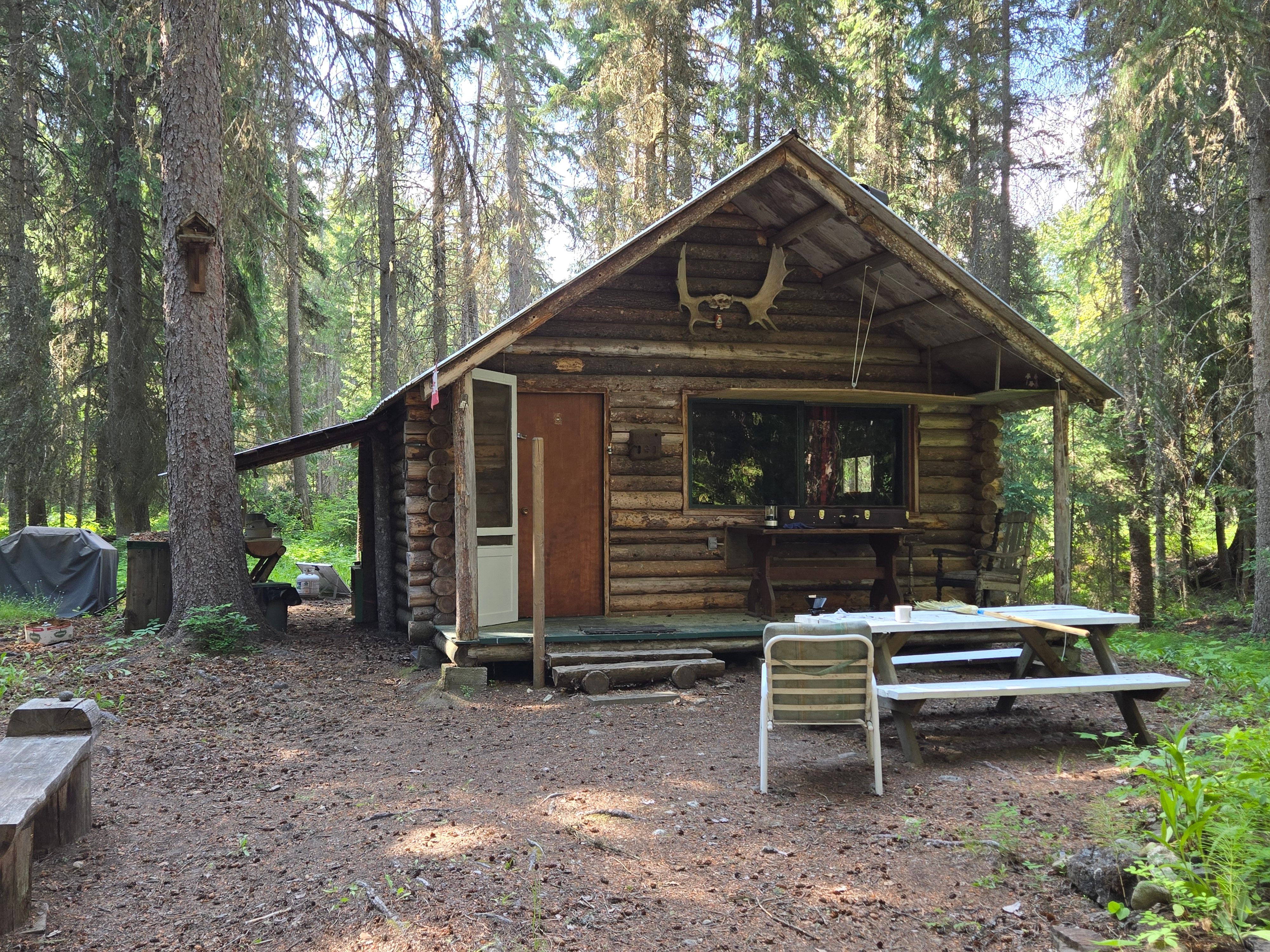 Brown Wooden Cabin · Free Stock Photo