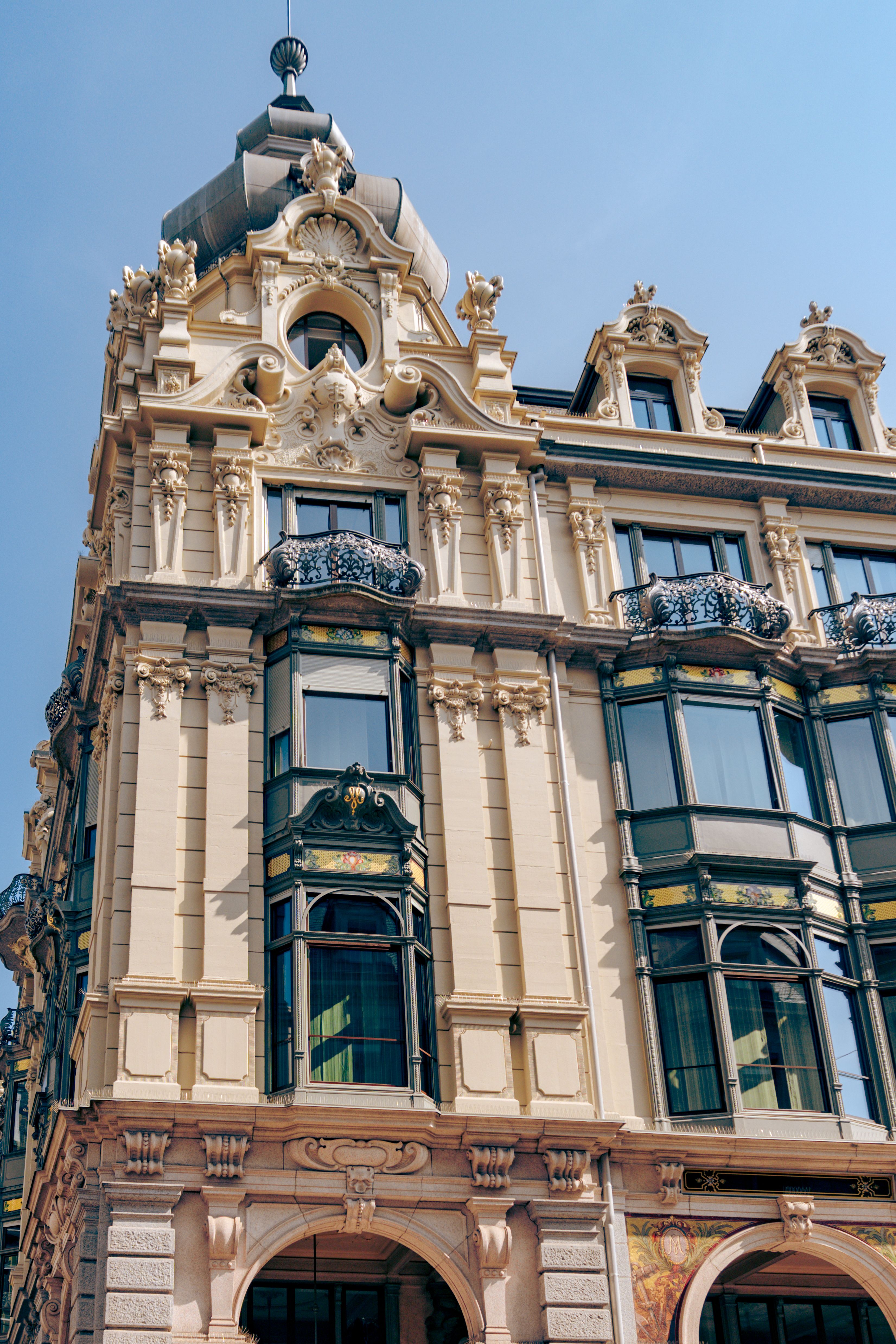 Elegant Baroque Revival Building in Zürich · Free Stock Photo
