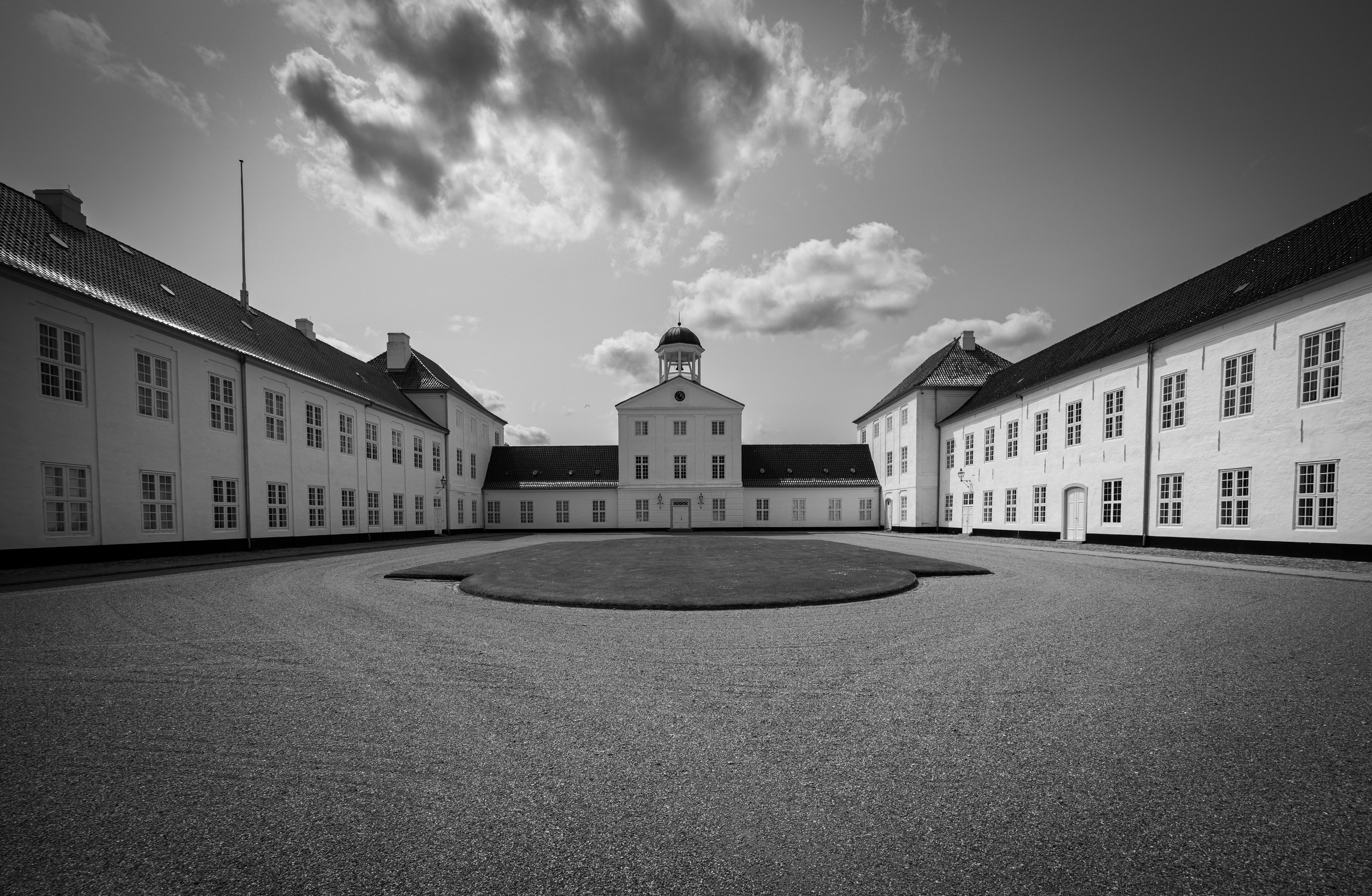 Historic Gravenstein Castle Courtyard in Black and White · Free Stock Photo