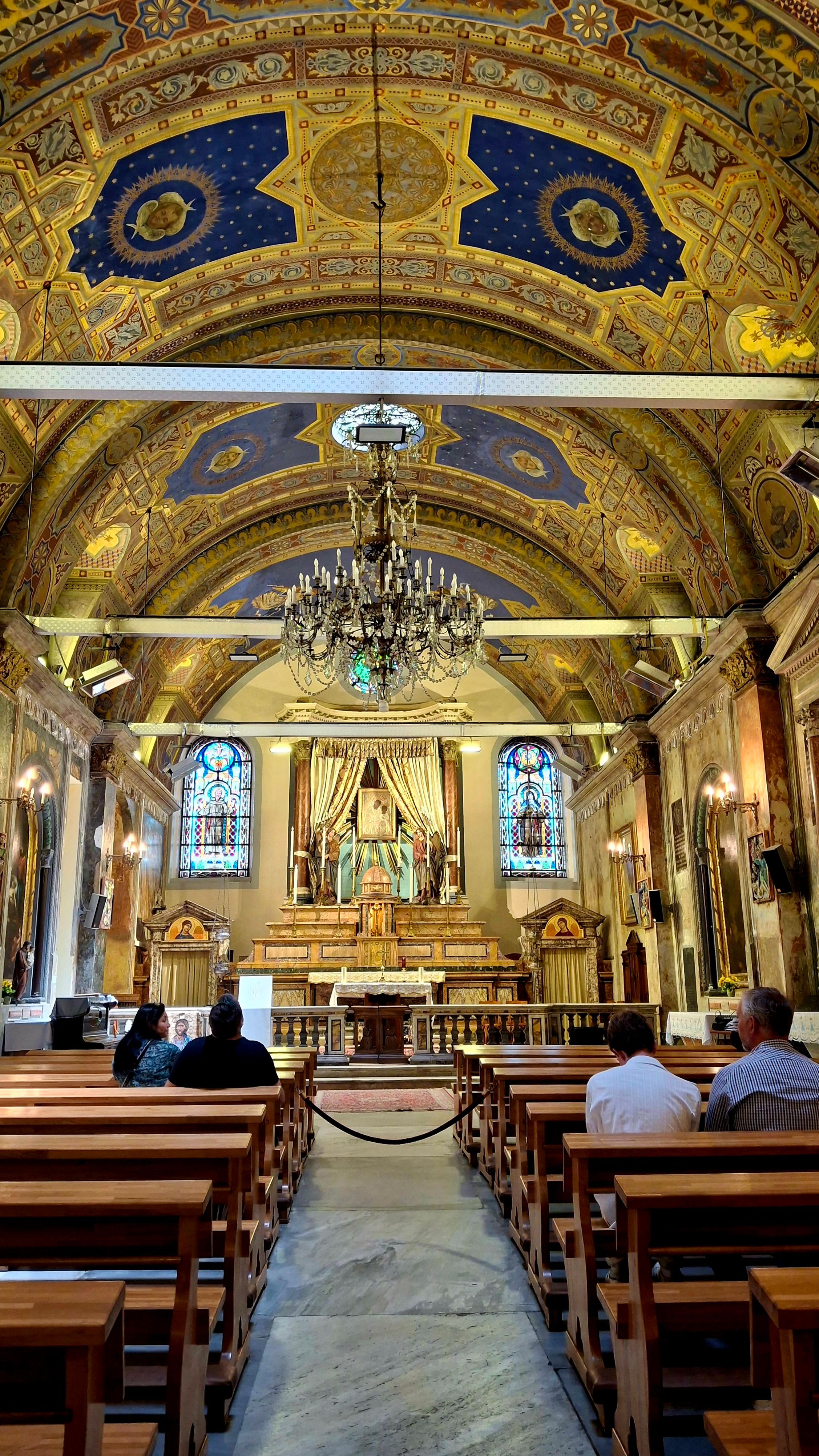Ornate Interior of Historic European Church · Free Stock Photo