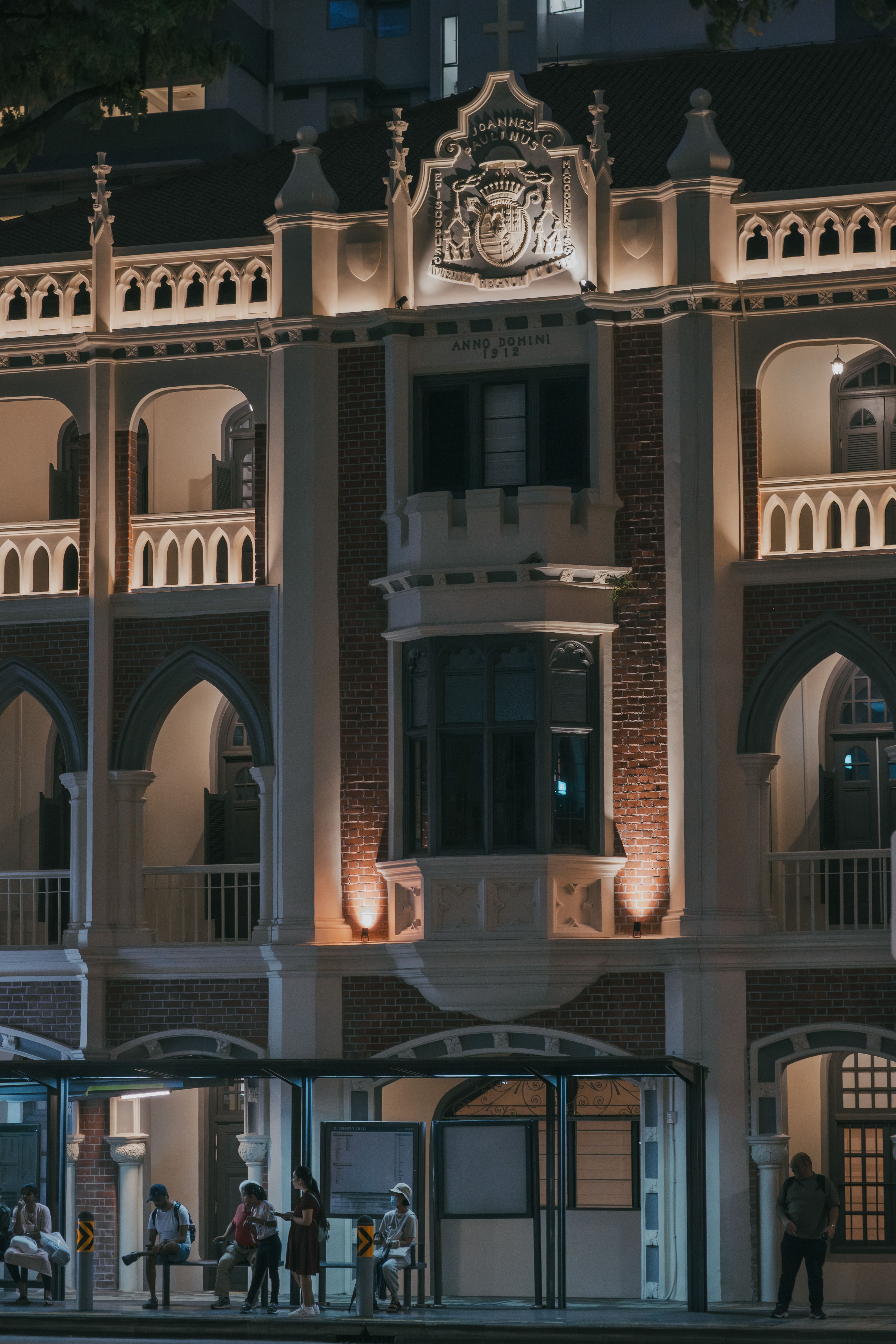 Night View of Historic Architectural Building · Free Stock Photo