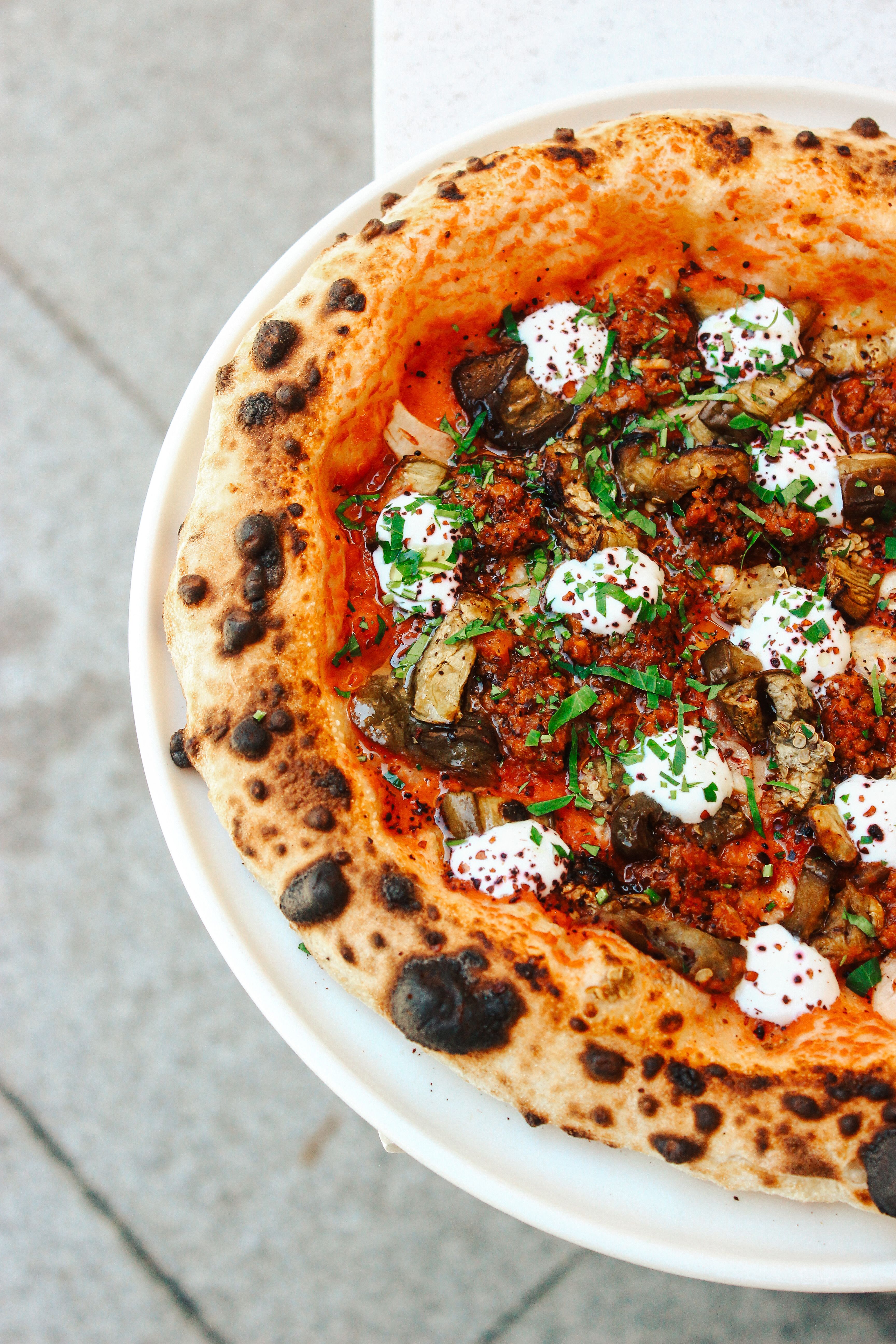 Deliziosa Pizza Gourmet Con Condimenti Freschi · Immagine gratuita