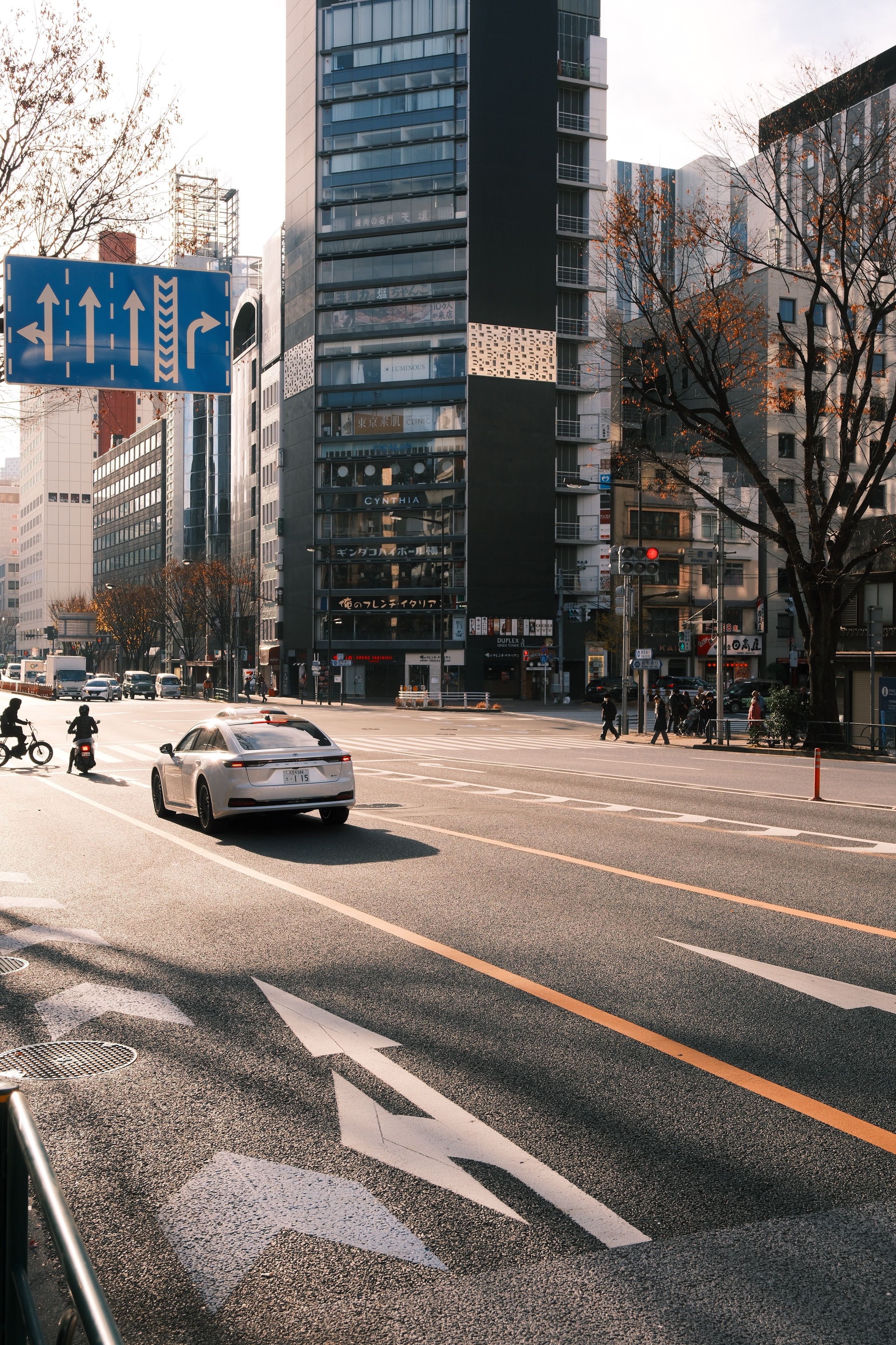 Busy Urban Street in Tokyo at Daytime · Free Stock Photo