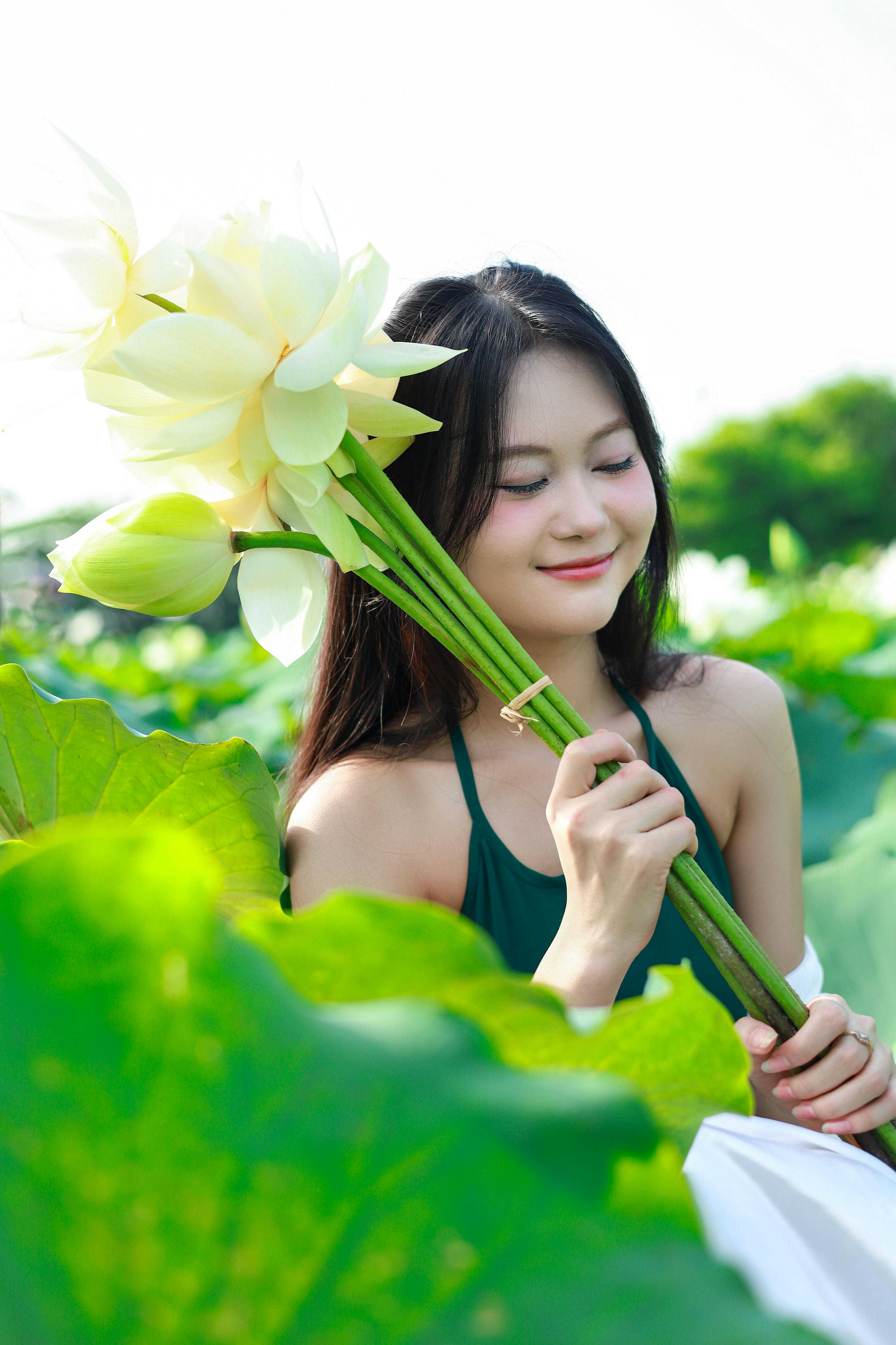 Asian Girl Knowing Photos, Download The BEST Free Asian Girl Knowing ...