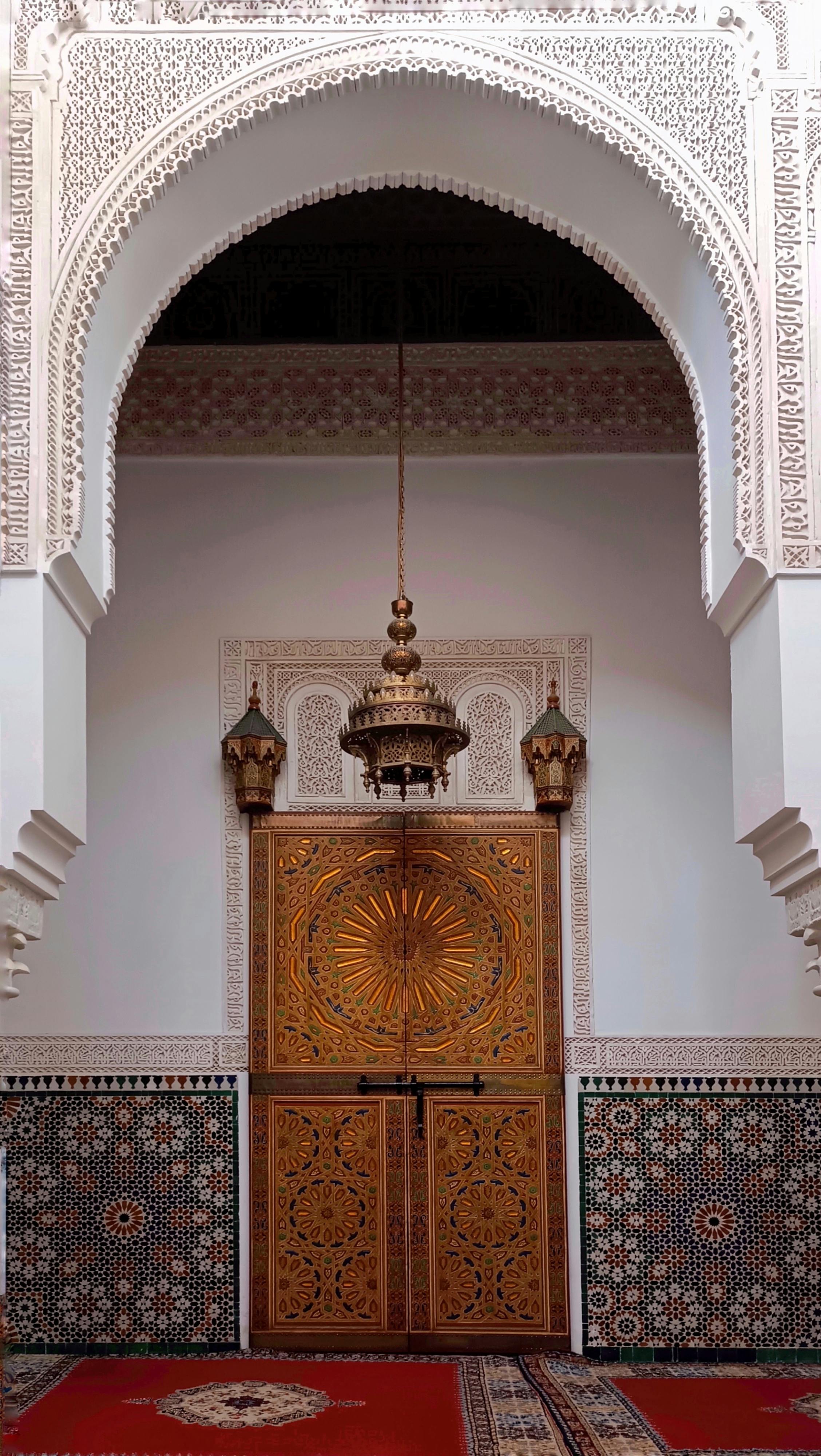 Intricate Moroccan Palace Doorway in Marrakesh · Free Stock Photo