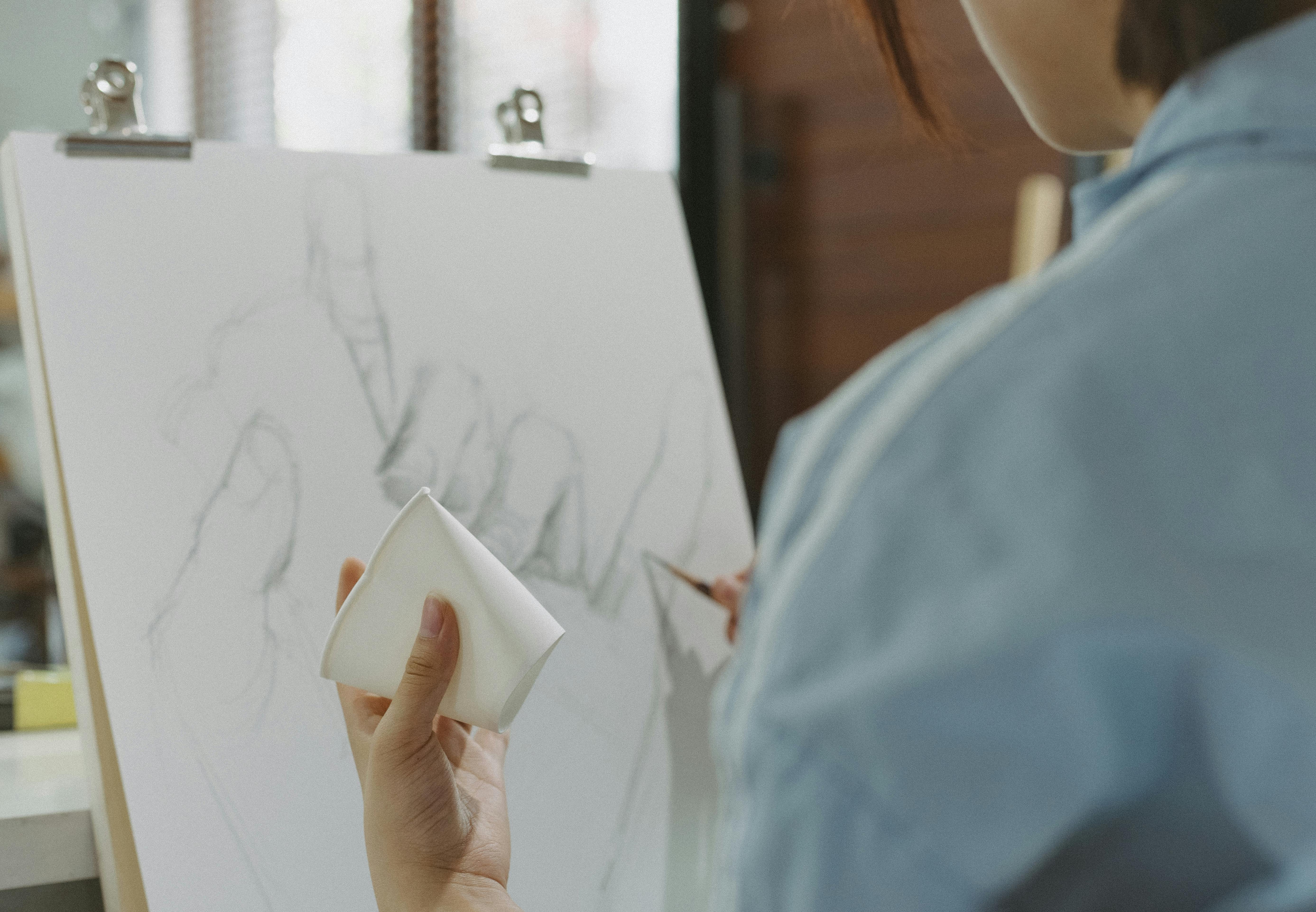 Drawing On An Easel Photos, Download The BEST Free Drawing On An Easel ...