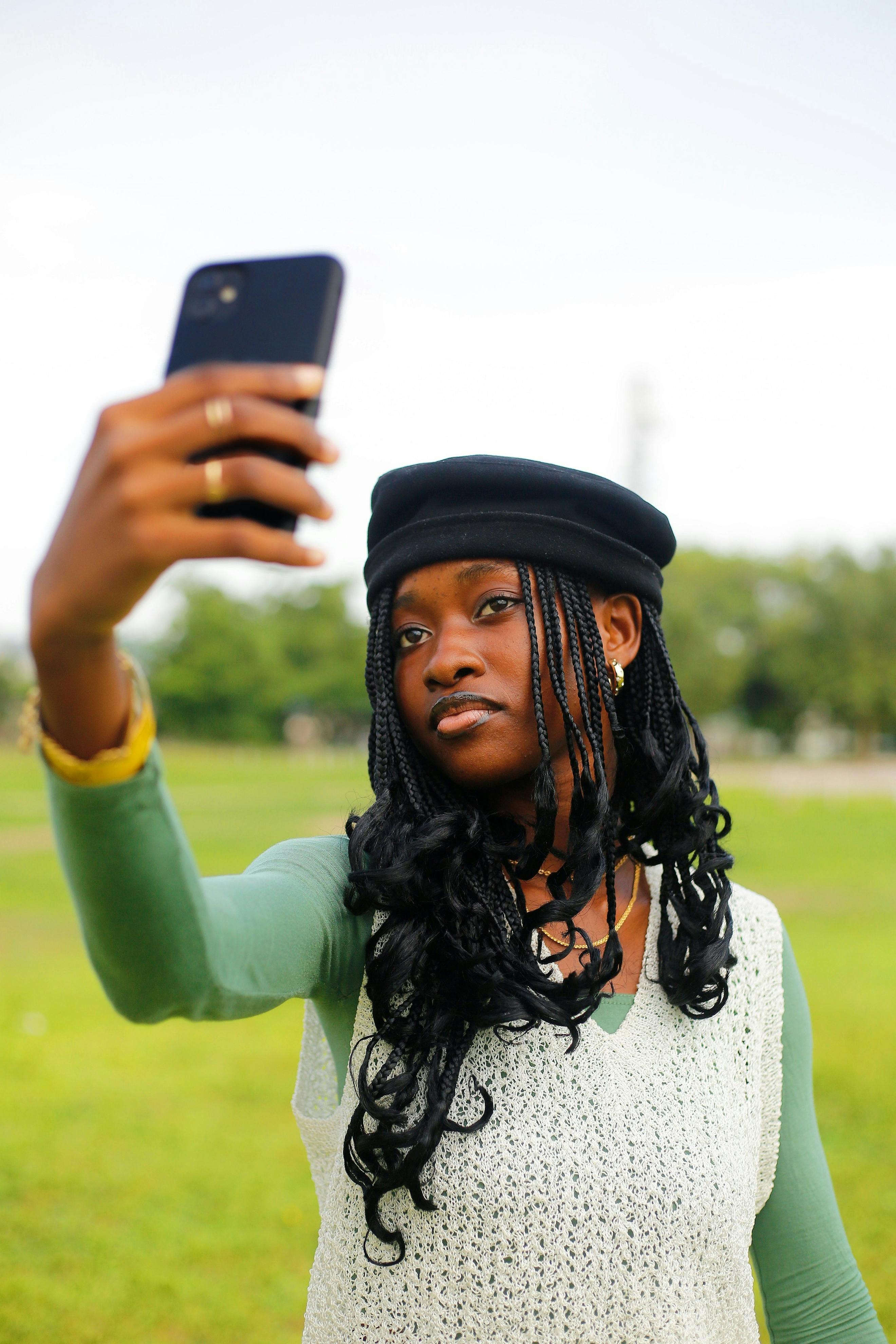 People+Pooping+On+The+Toilet Photos, Download The BEST Free People ...