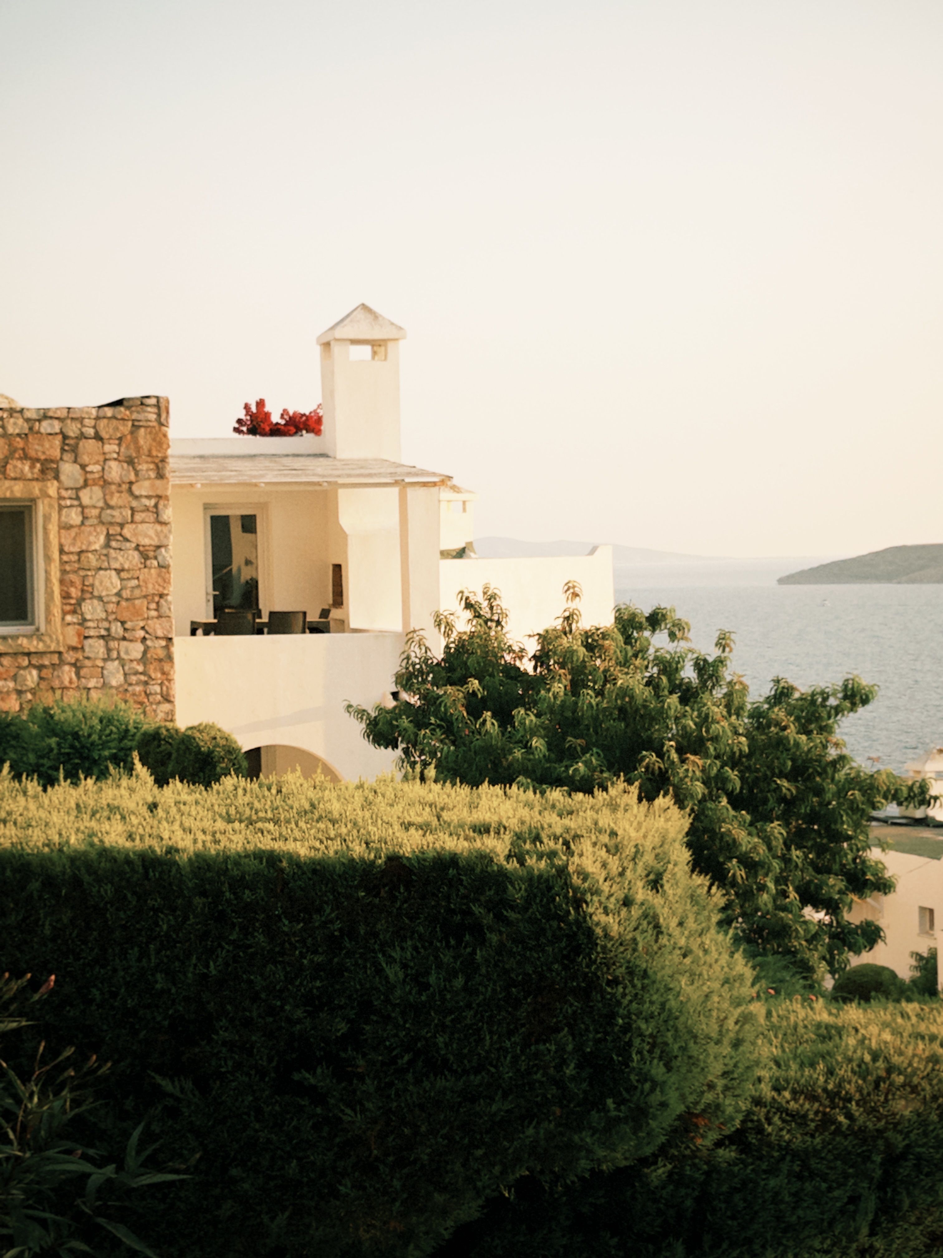 Charming Seaside Villa with Ocean View · Free Stock Photo