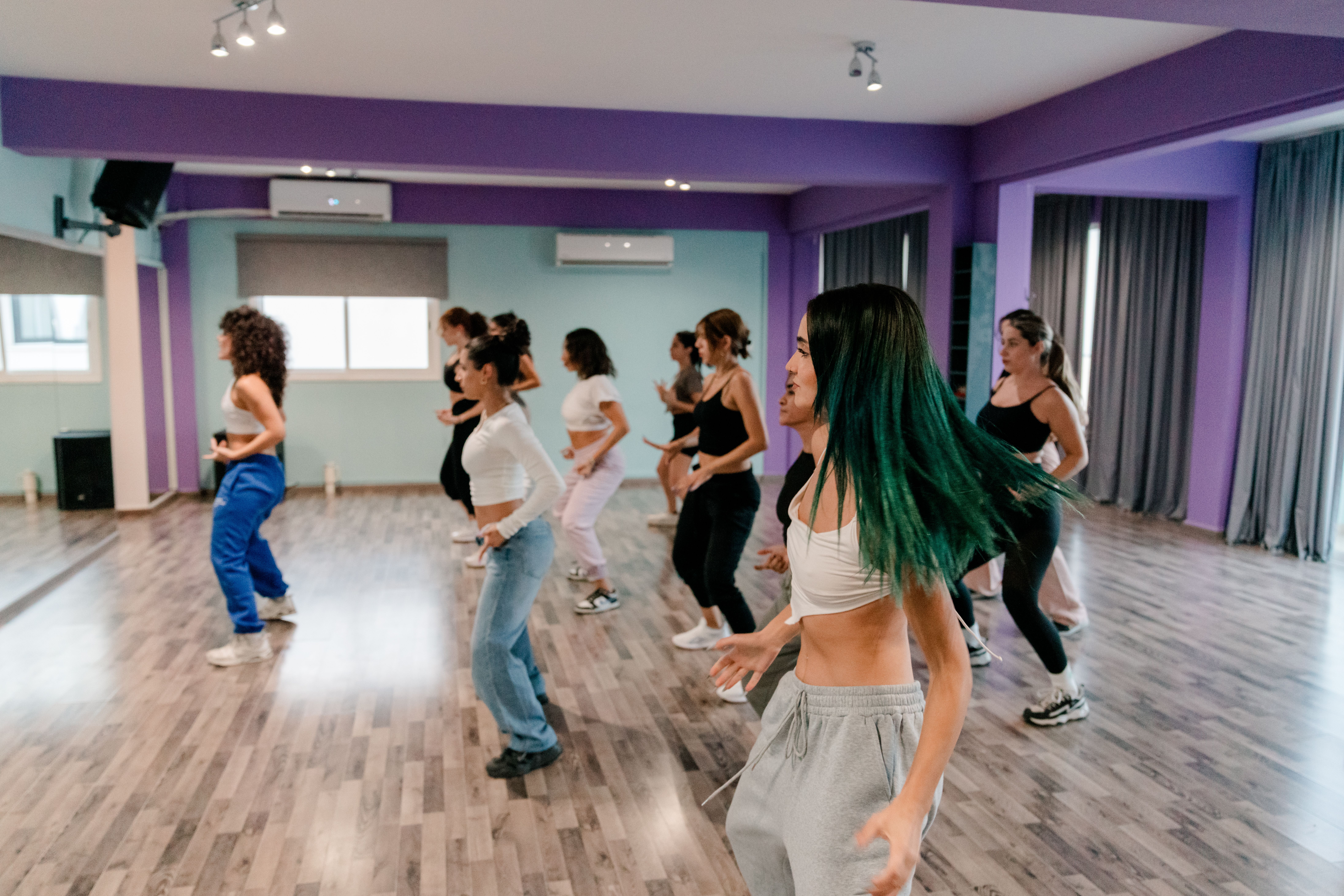 Online Zumba Classes Photos, Download The BEST Free Online Zumba ...