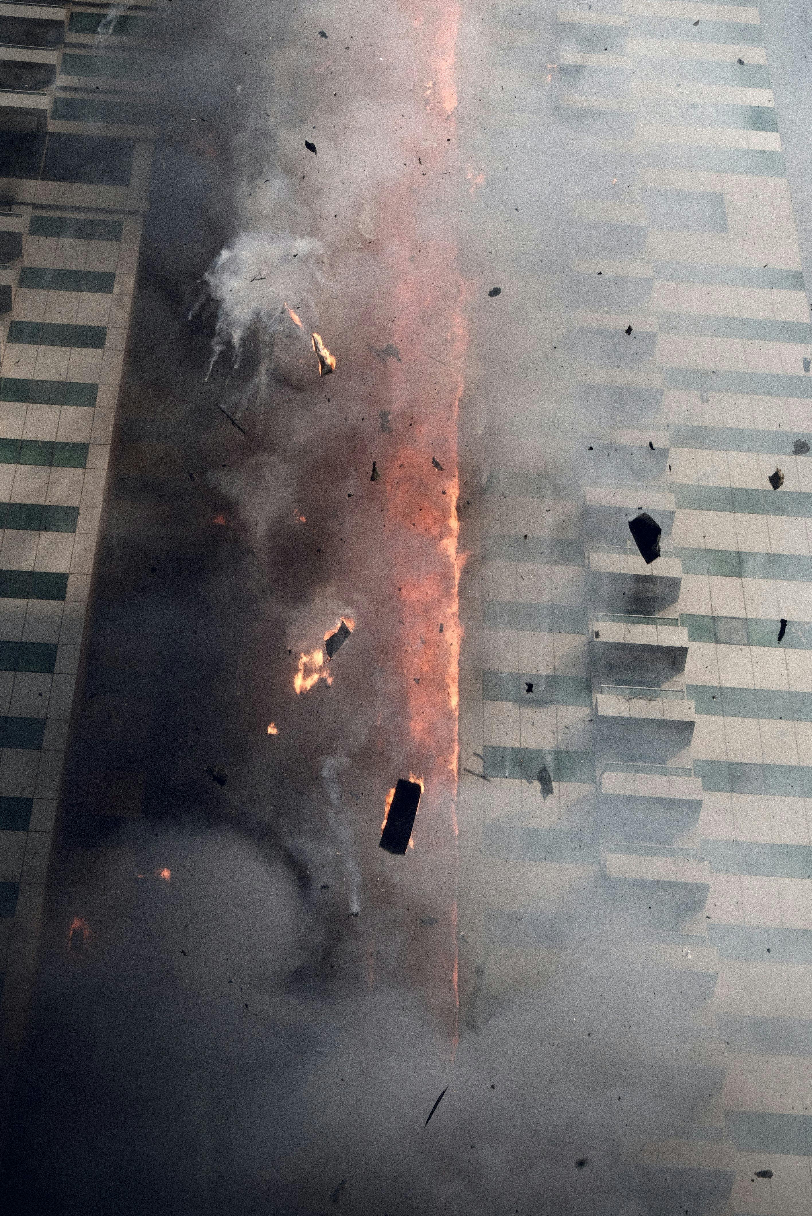 Intense Fire Engulfs Dubai High-Rise Building · Free Stock Photo