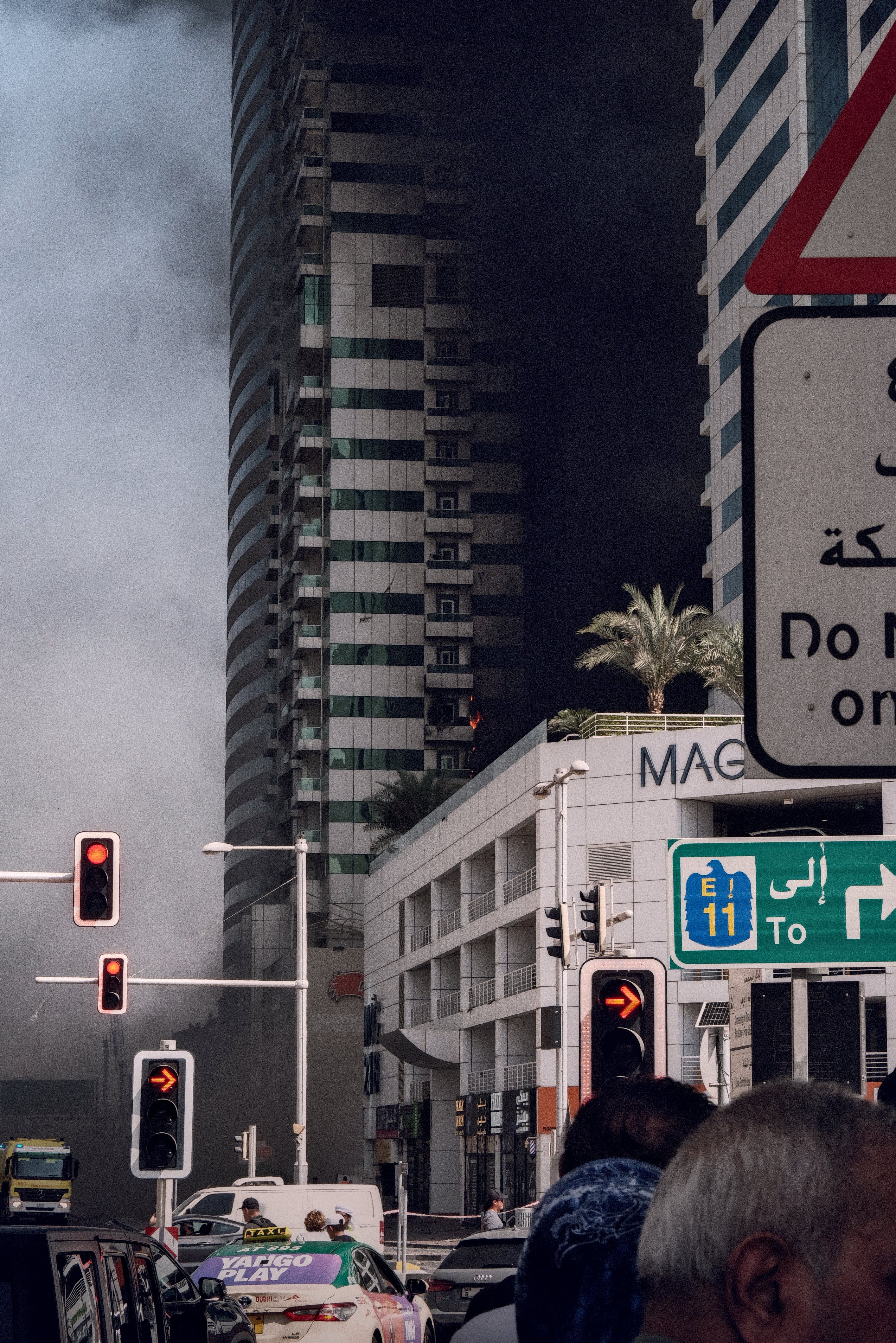 Dramatic Urban Fire in Dubai High-Rise Building · Free Stock Photo