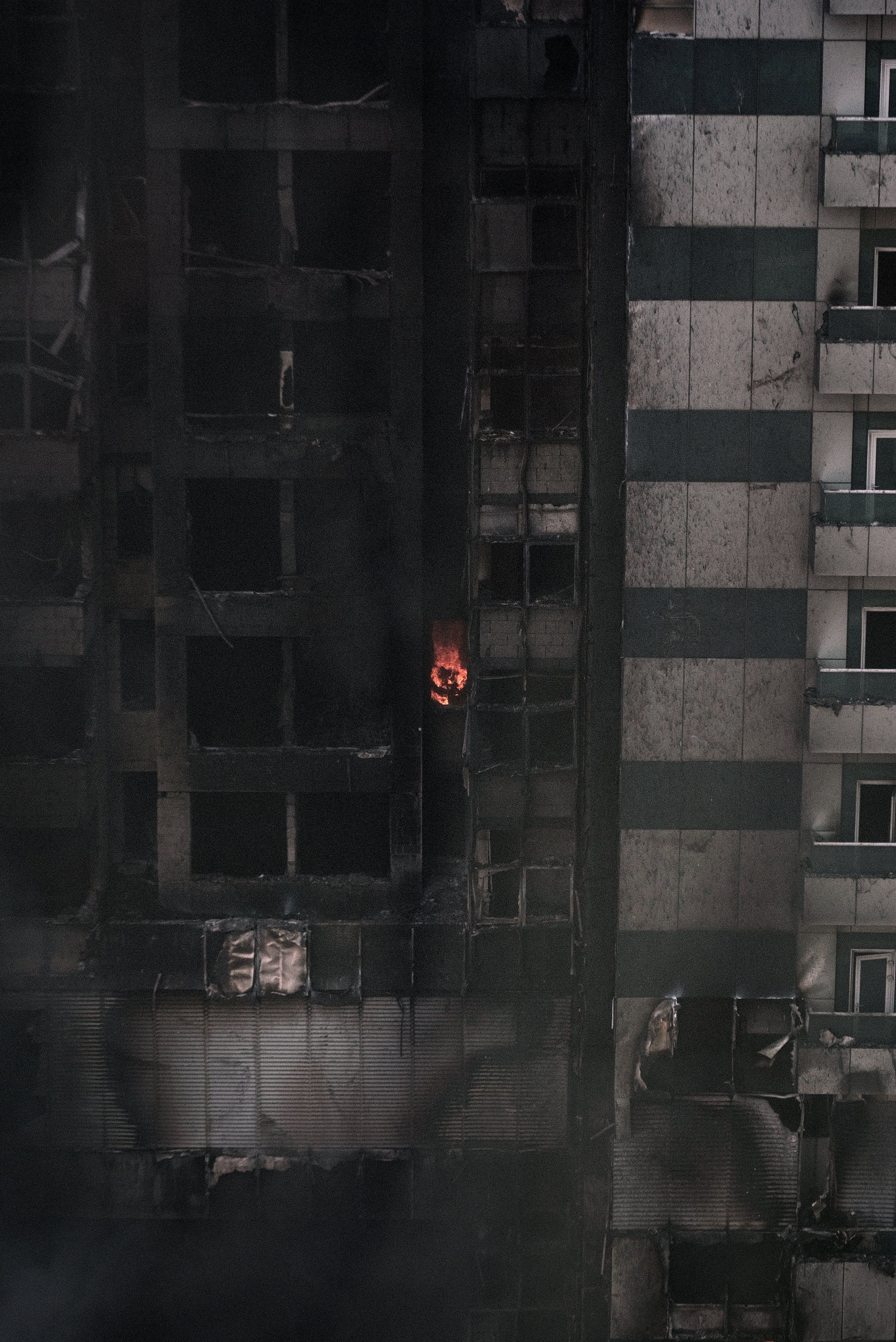 Destruction Aftermath of Dubai High-Rise Fire · Free Stock Photo