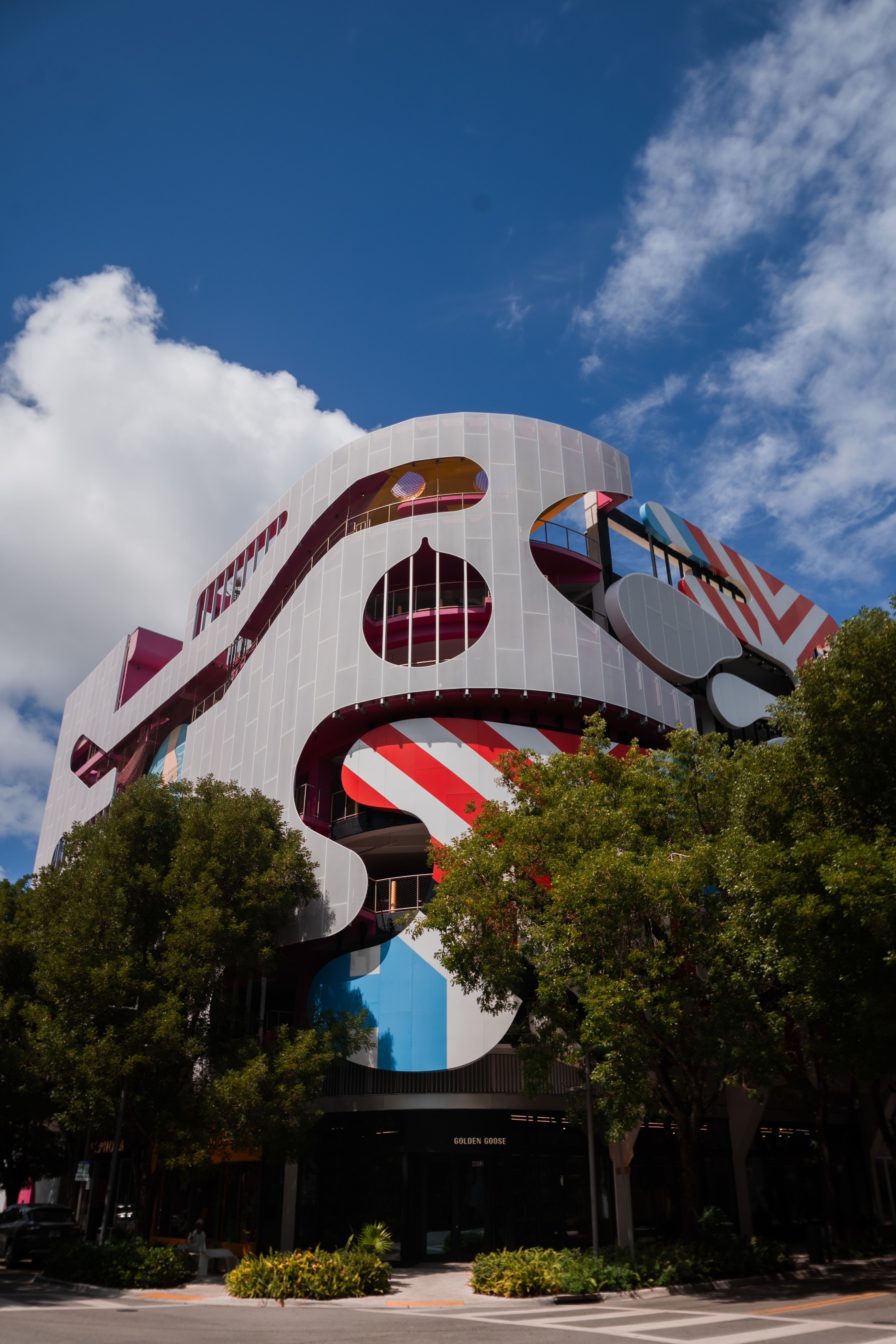 Modern Artistic Building with Abstract Design · Free Stock Photo