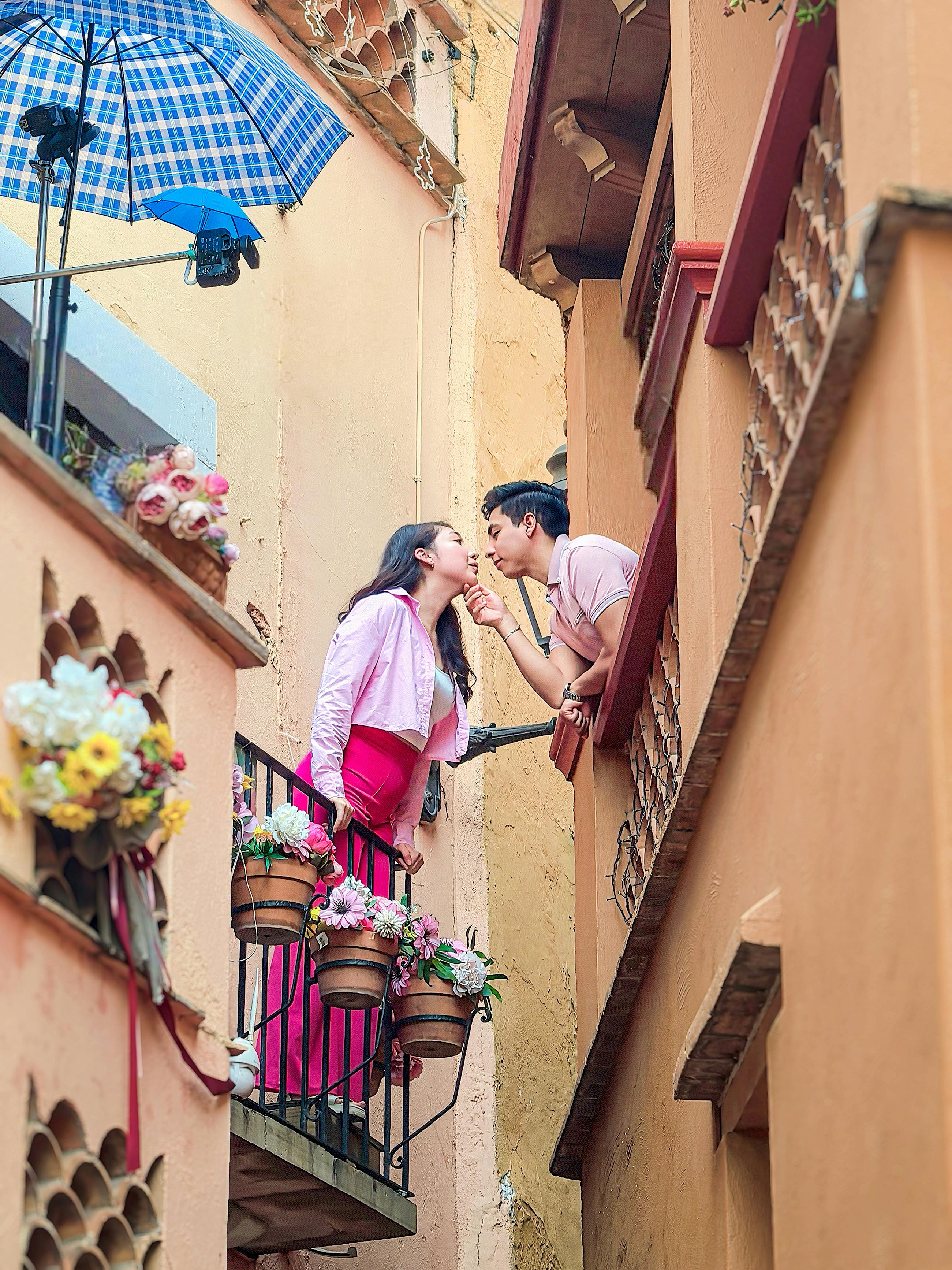 Kiss People Photos, Download The BEST Free Kiss People Stock Photos ...