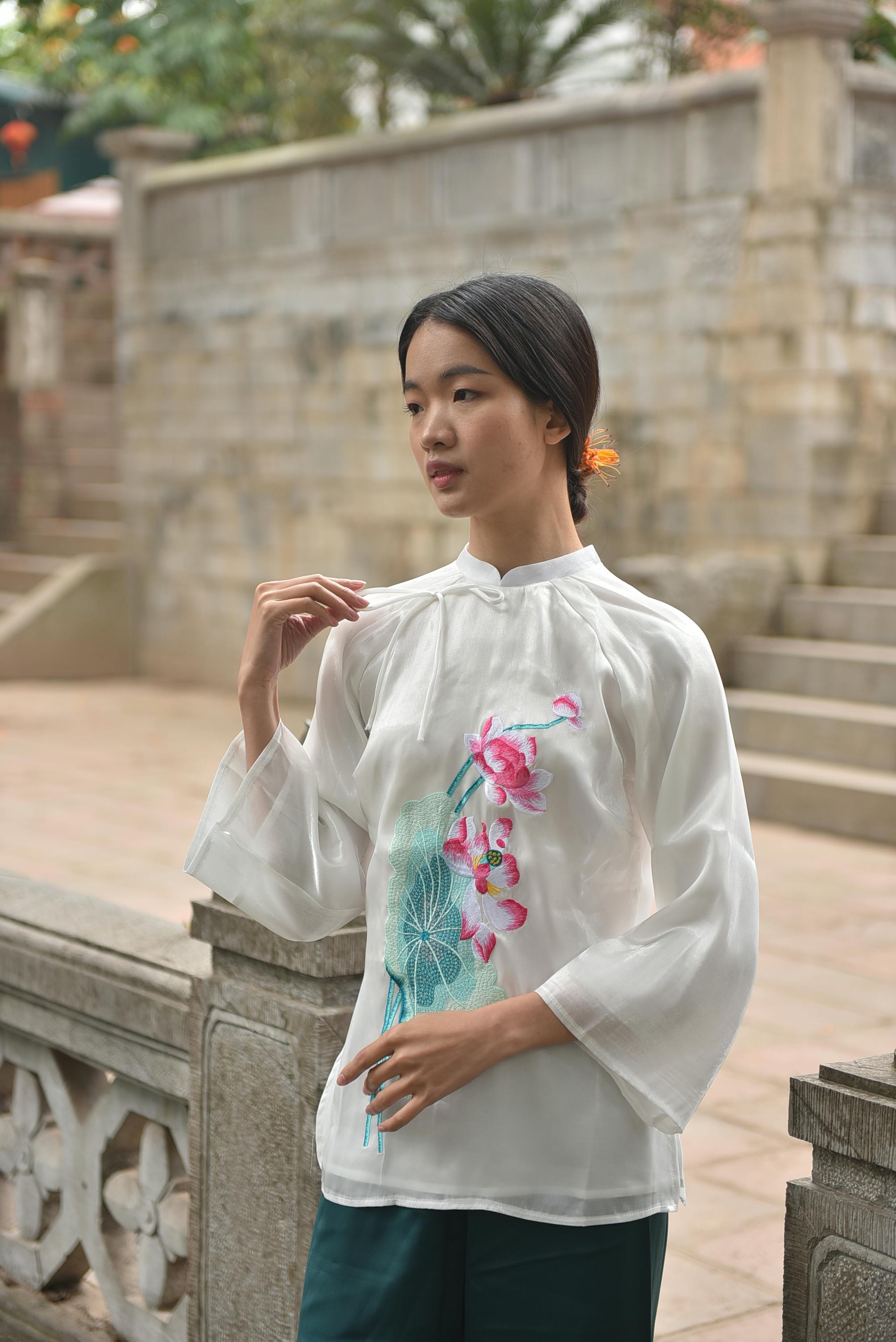 Down+Blouse+Gifs Photos, Download The BEST Free Down+Blouse+Gifs Stock ...