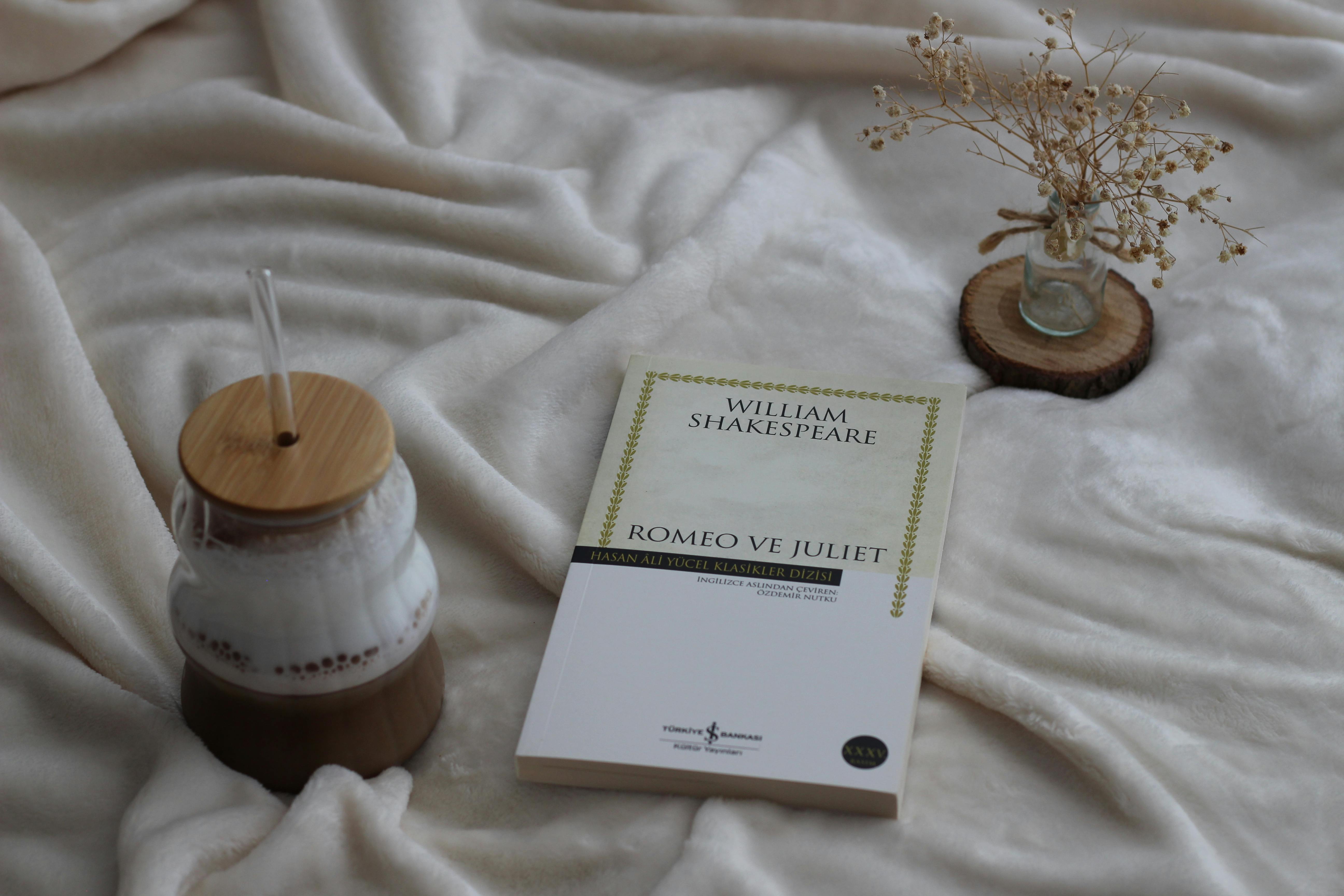 Aesthetic Cover Photos, Download The BEST Free Aesthetic Cover Stock ...