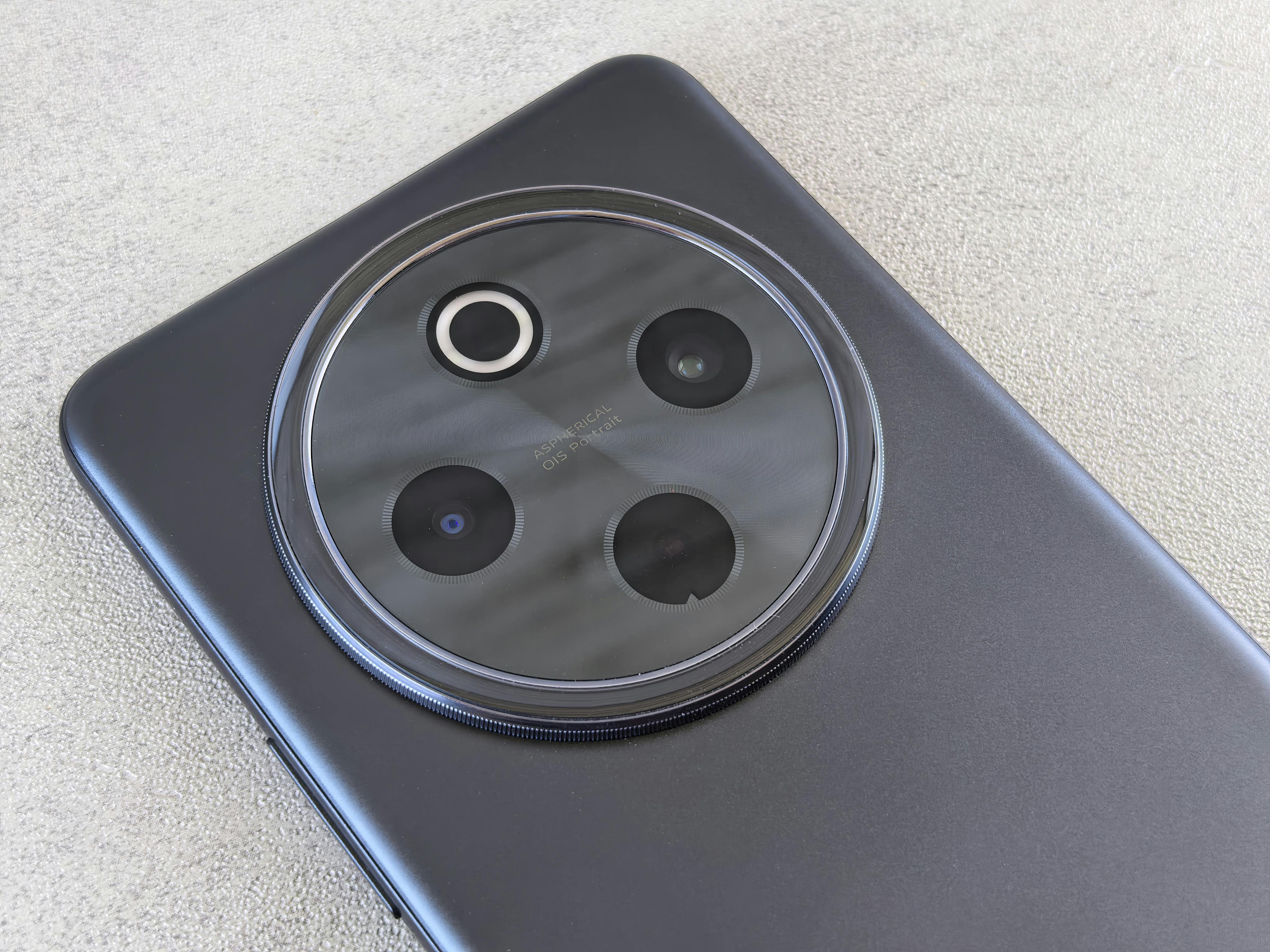 Close-up of Smartphone Camera Lens Design · Free Stock Photo