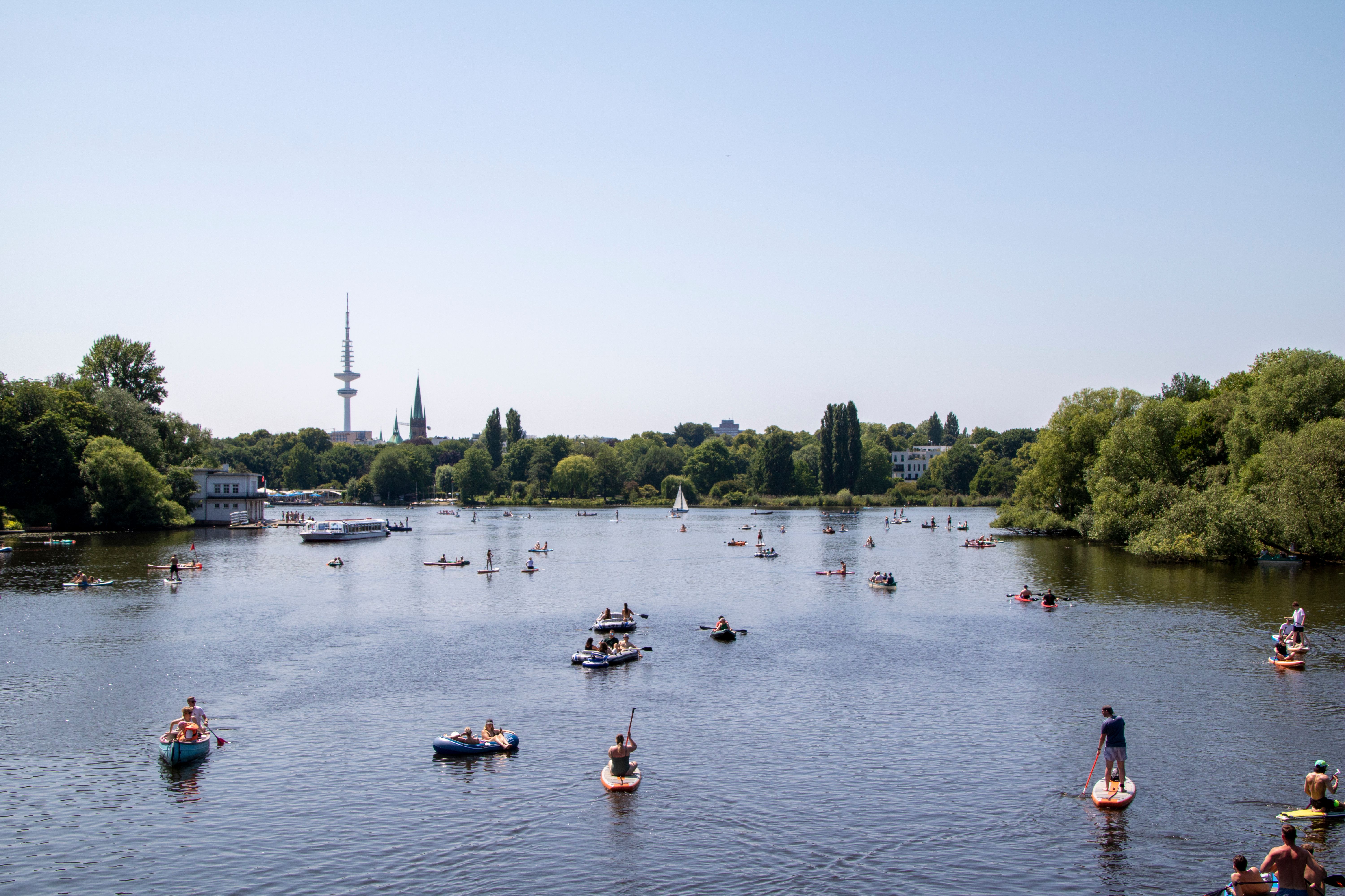 Summer Day on the Alster River in Hamburg · Free Stock Photo