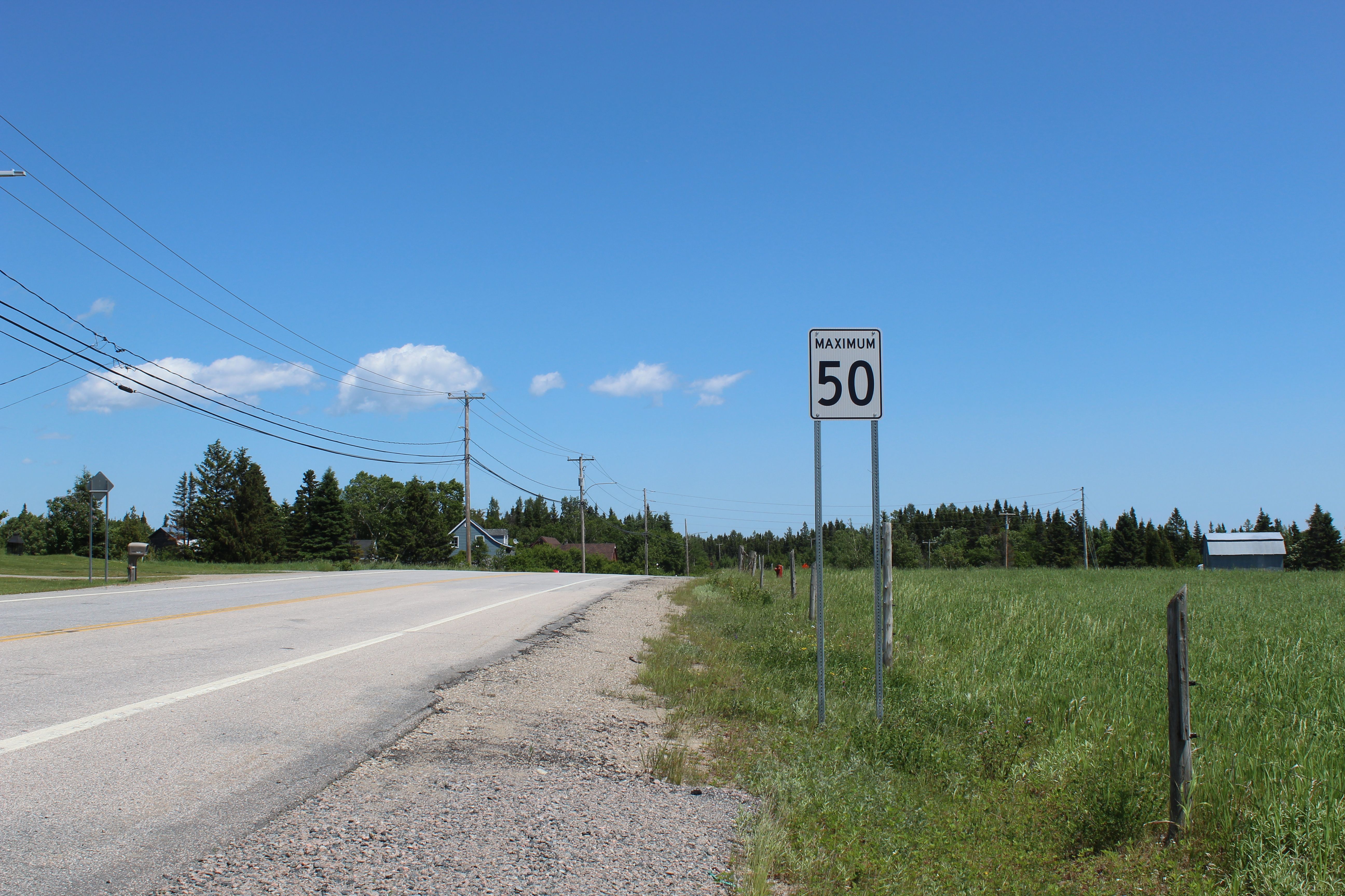 Rural Road with Speed Limit Sign in Québec · Free Stock Photo