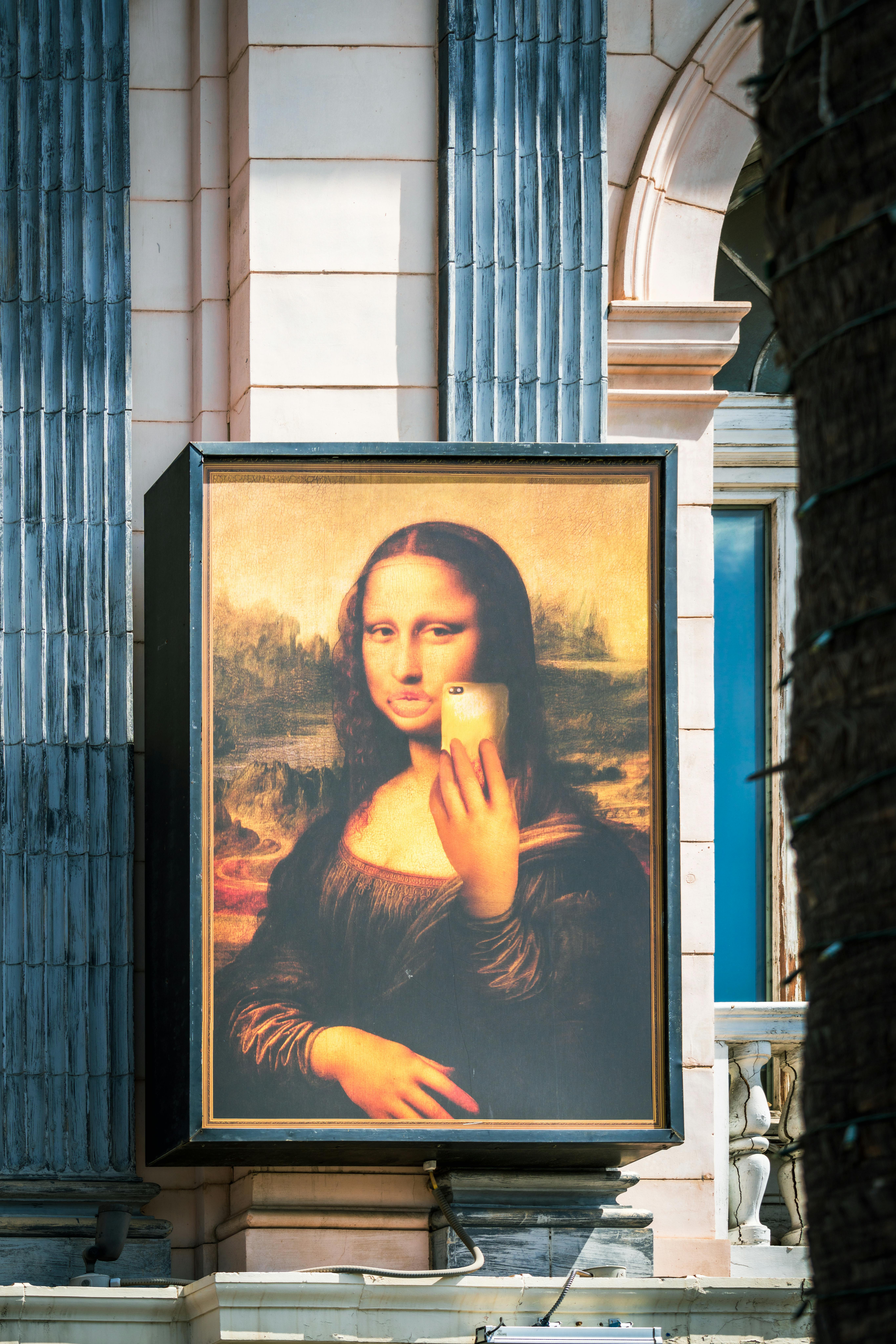 Modern Mona Lisa Street Art in Los Angeles · Free Stock Photo