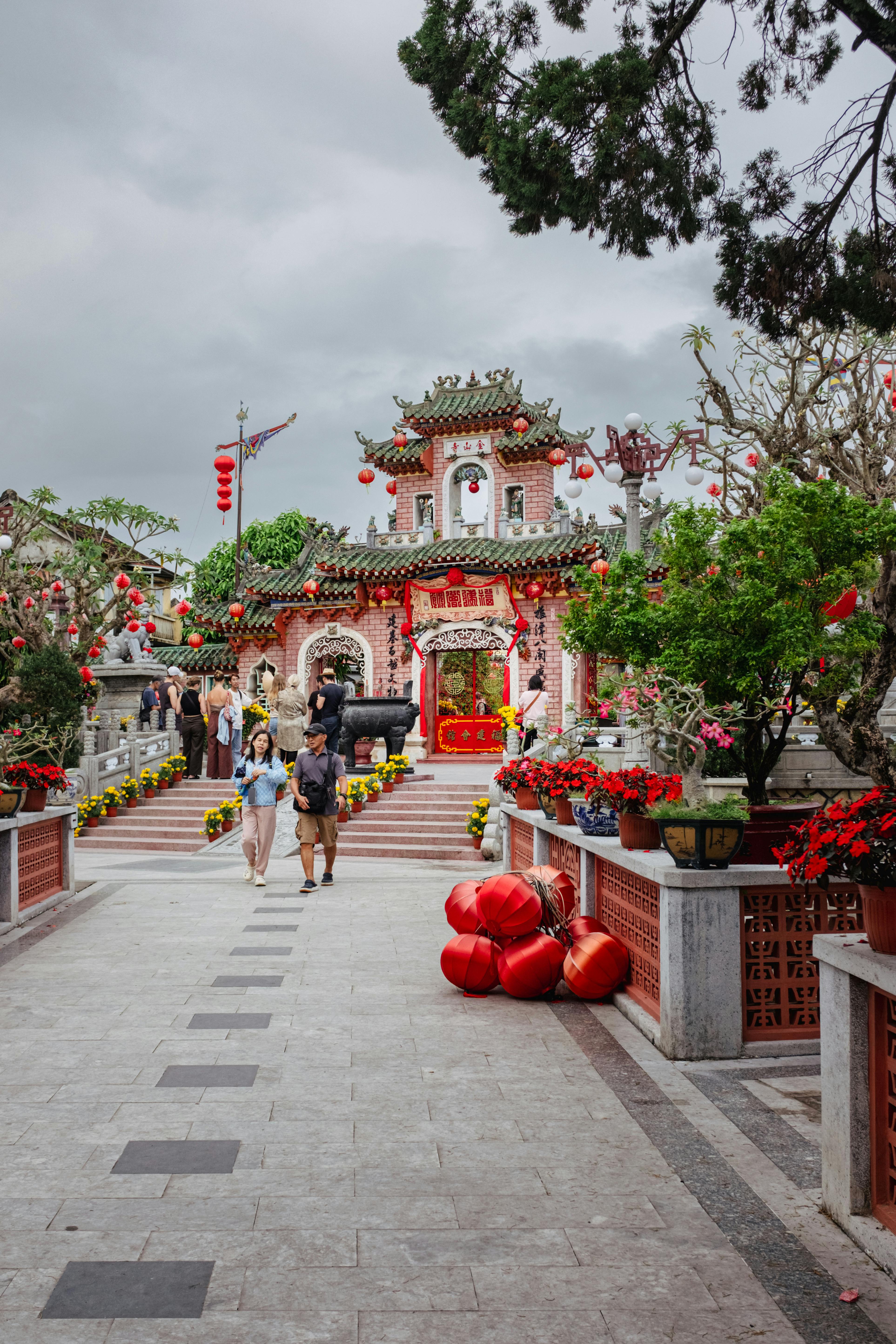 Shrine Pathway Photos, Download The BEST Free Shrine Pathway Stock ...